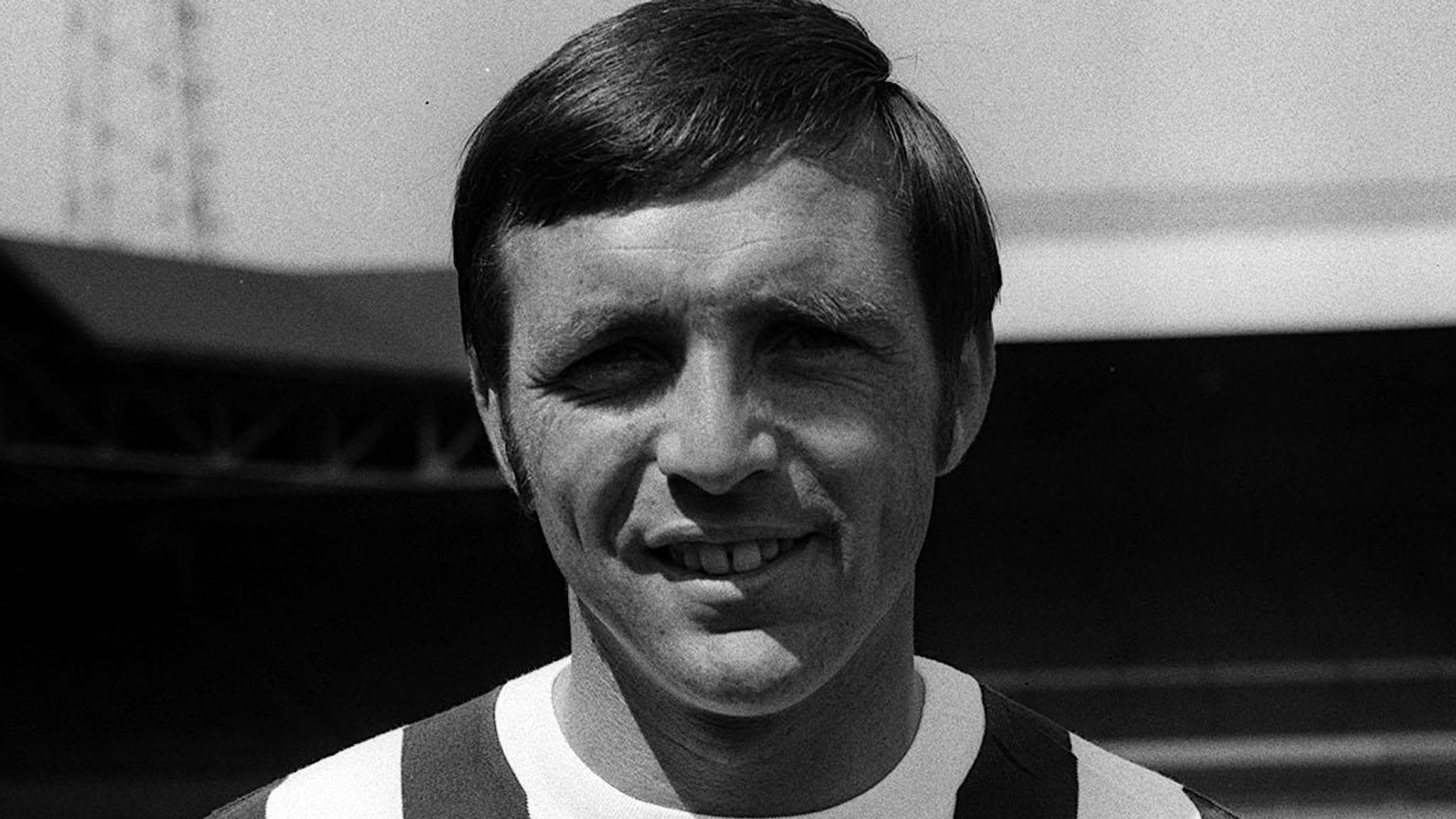 Dementia in football: Dawn Astle accuses authorities of 'shoving head ...