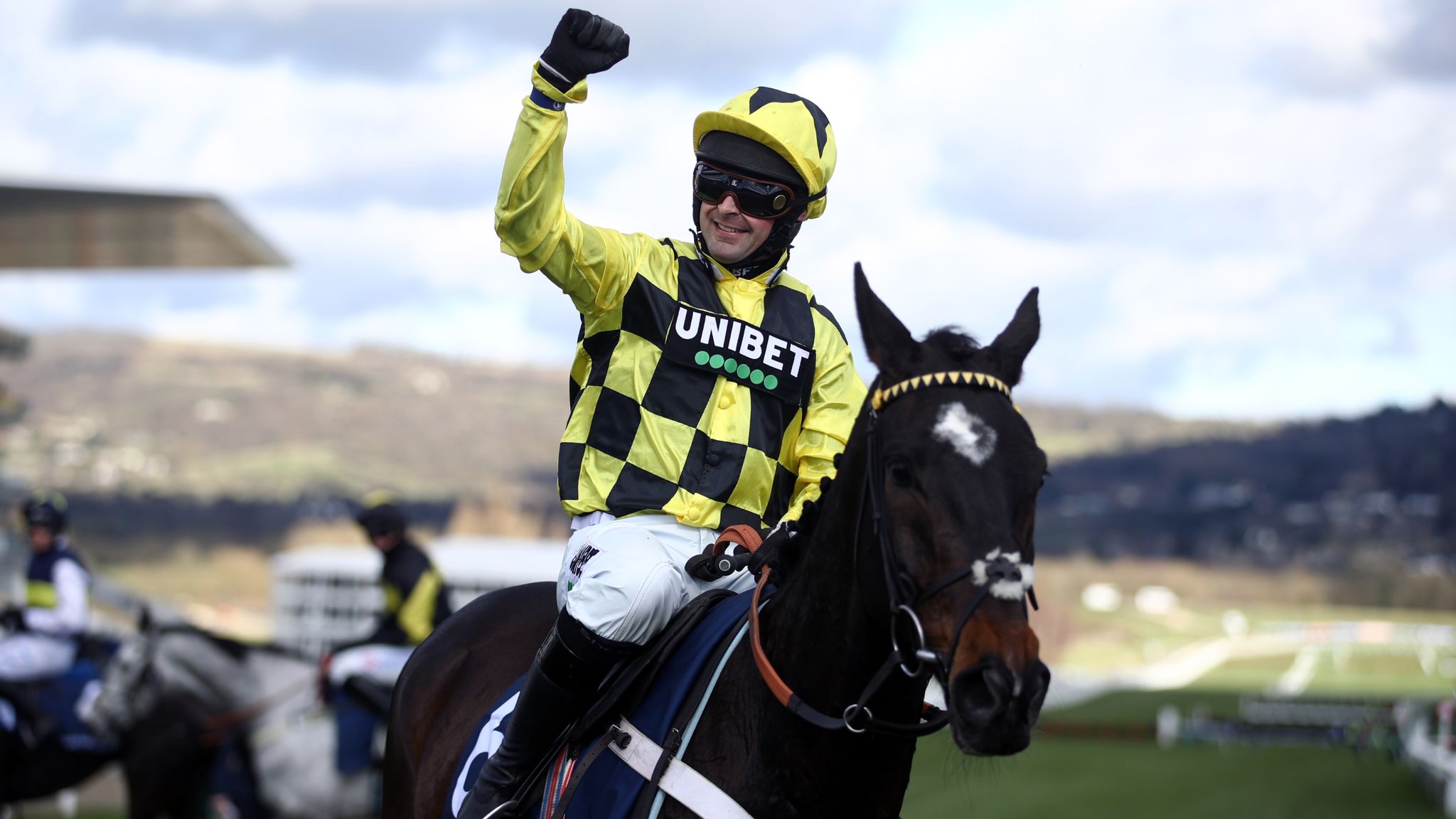 Shishkin to spearhead 'solid' Aintree squad for Henderson | Racing News ...