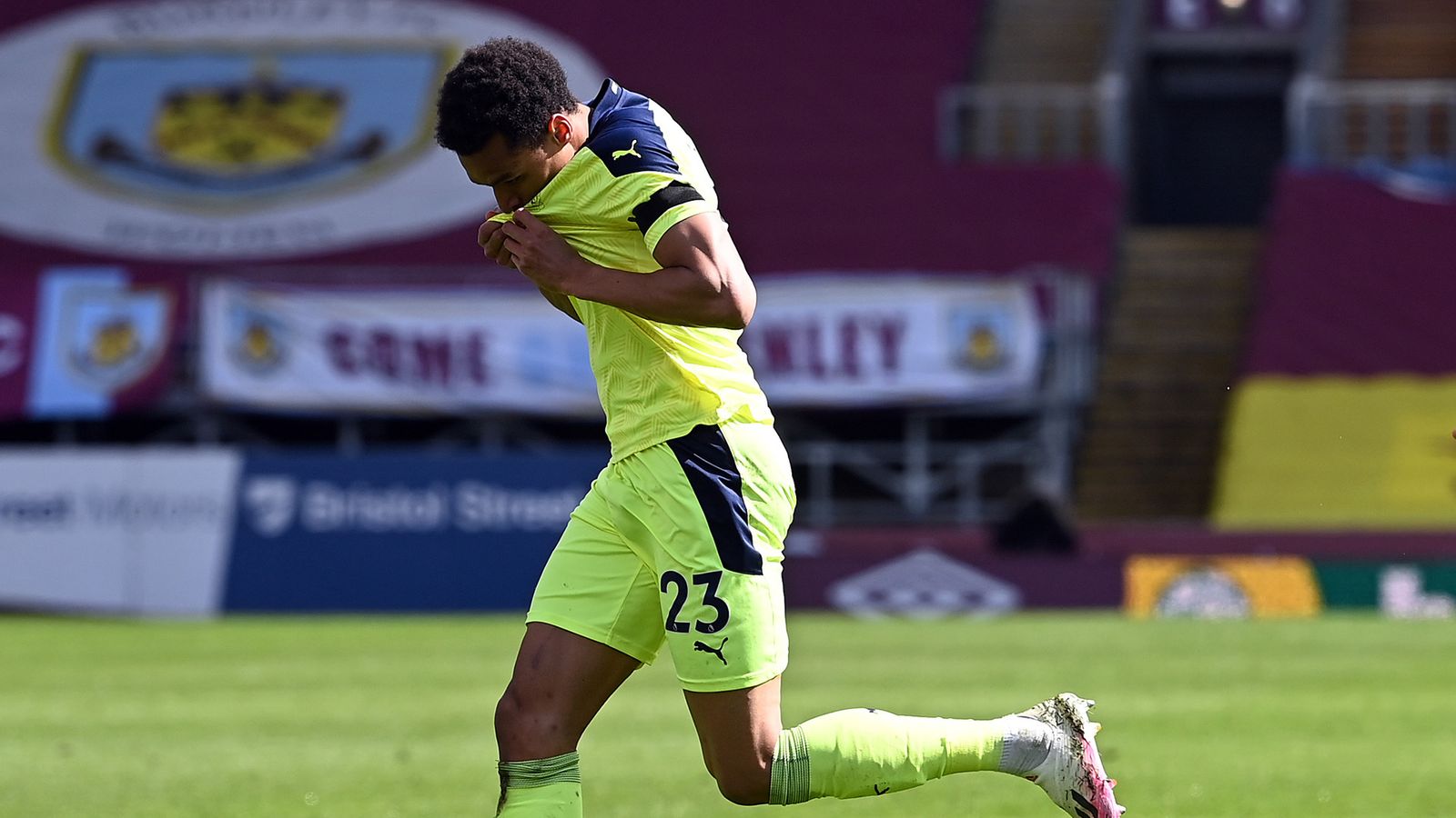 Murphy scores a cracker! | Football News | Sky Sports