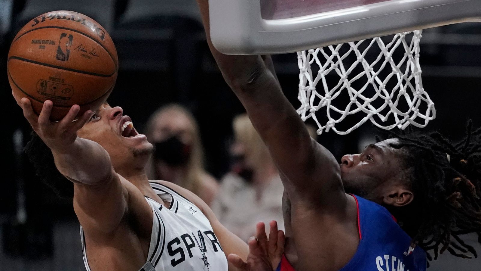 Johnson posterizes Stewart! | NBA News | Sky Sports