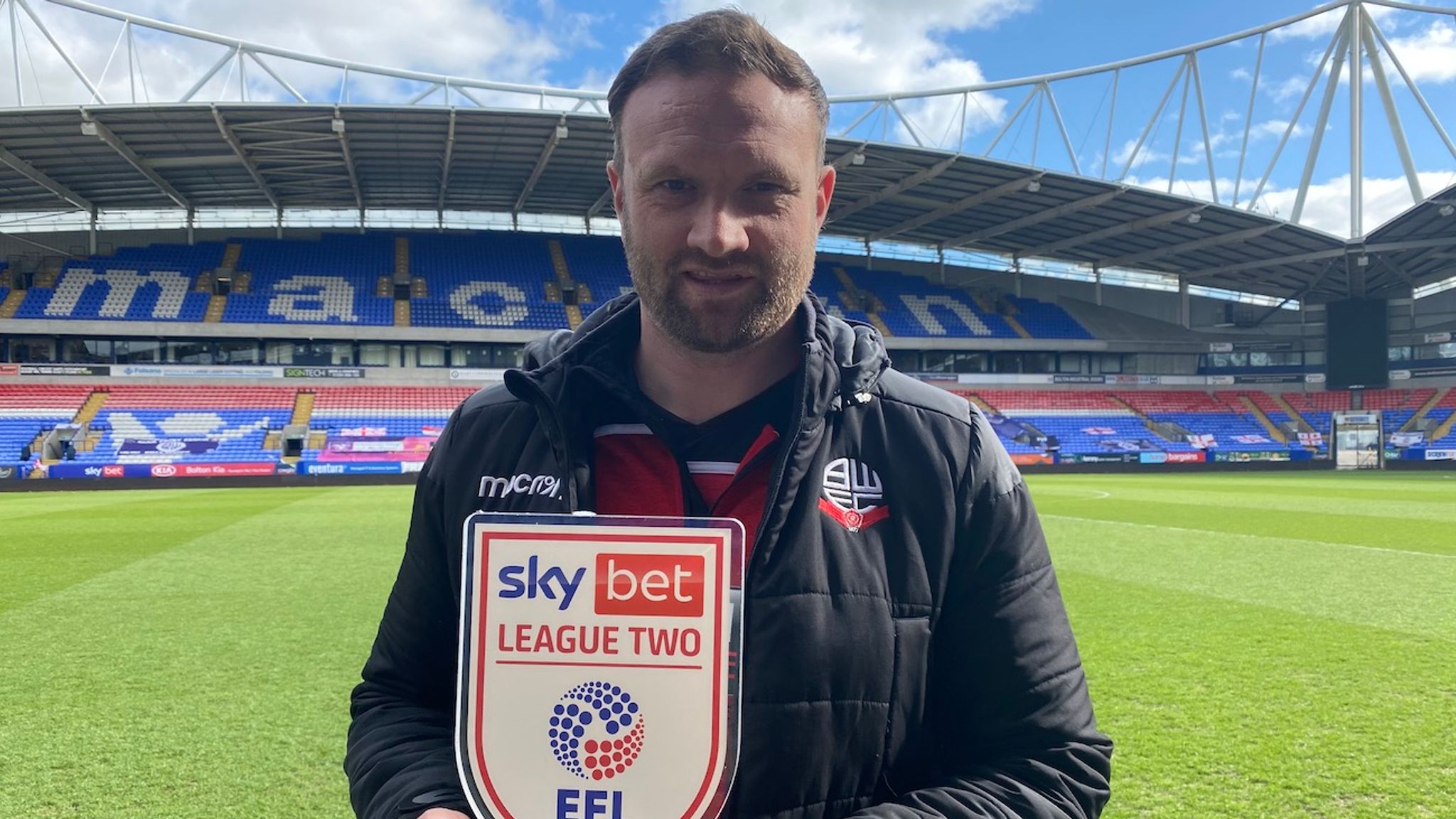 Barnsley's Alex Mowatt and Watford's Xisco Munoz win Sky Bet ...