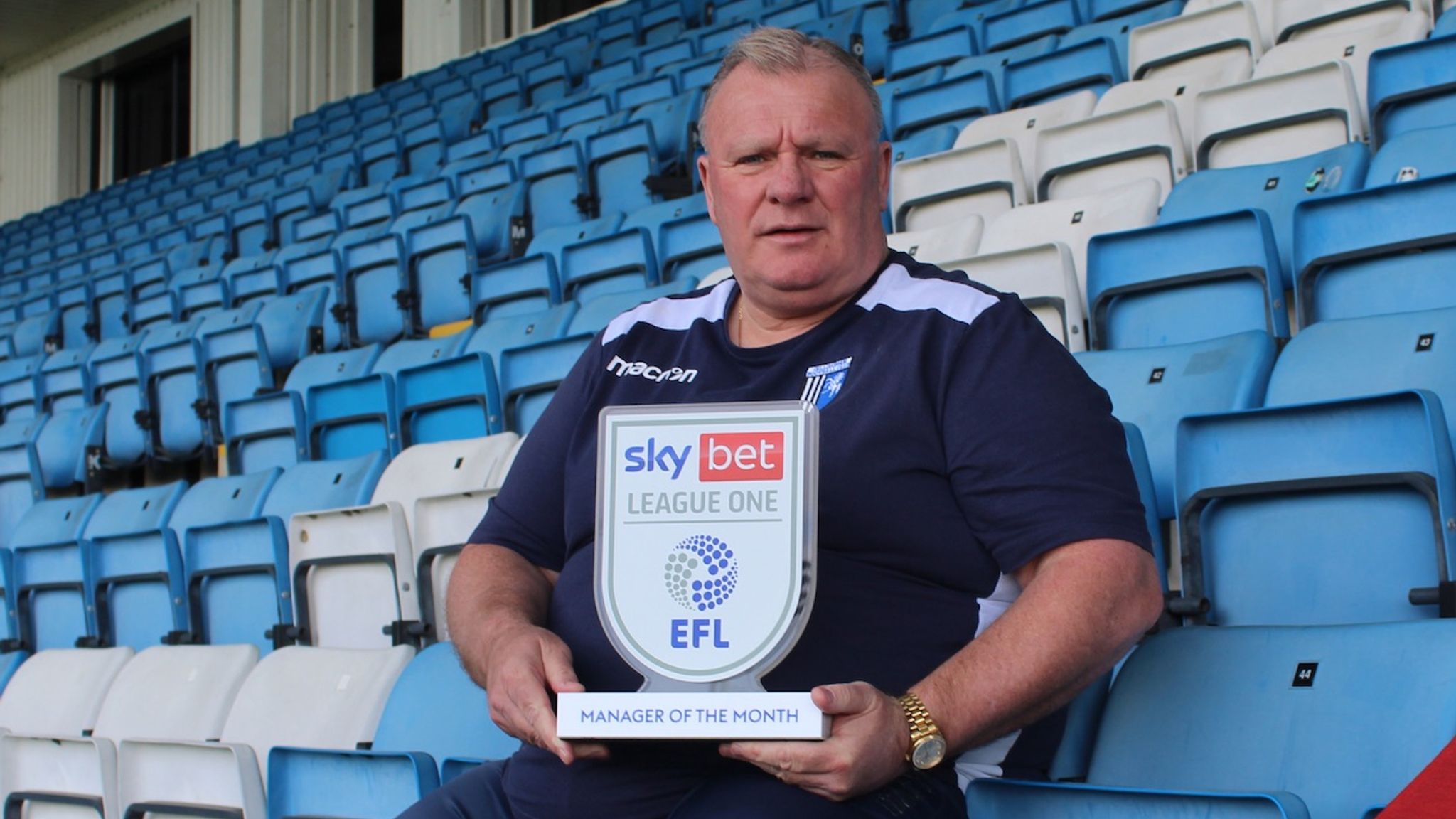 Barnsley's Alex Mowatt and Watford's Xisco Munoz win Sky Bet ...