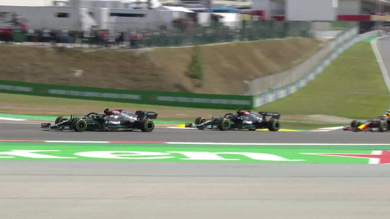 Bottas holds off Hamilton at the start | F1 News | Sky Sports