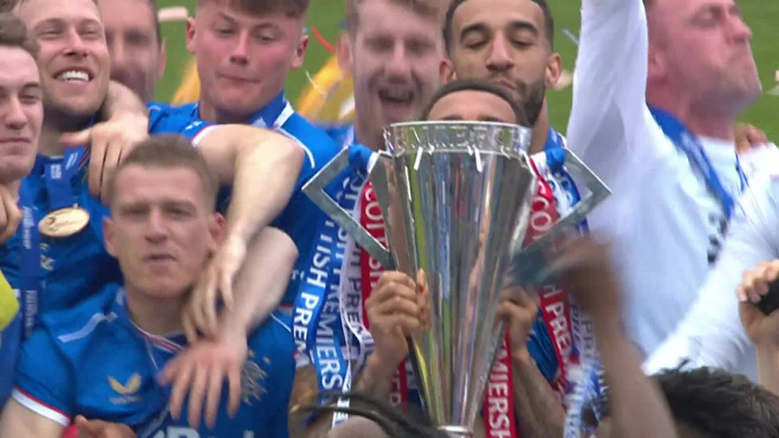 Rangers lift the Scottish Premiership trophy! | Football News | Sky Sports