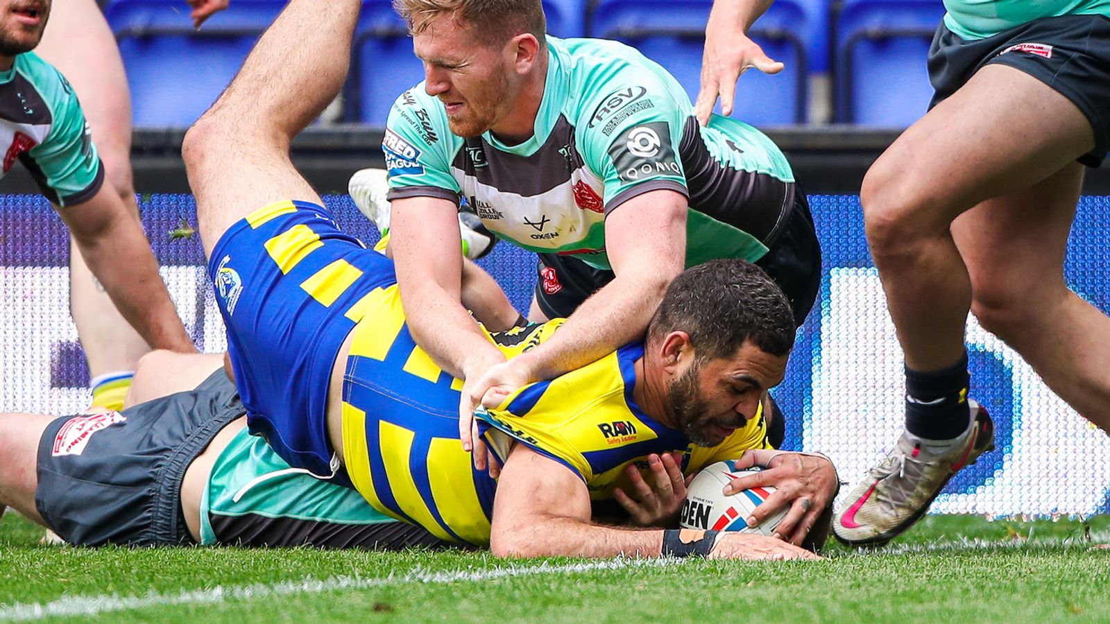 Warrington Wolves 50-26 Hull KR: Greg Inglis scores debut try in Super ...