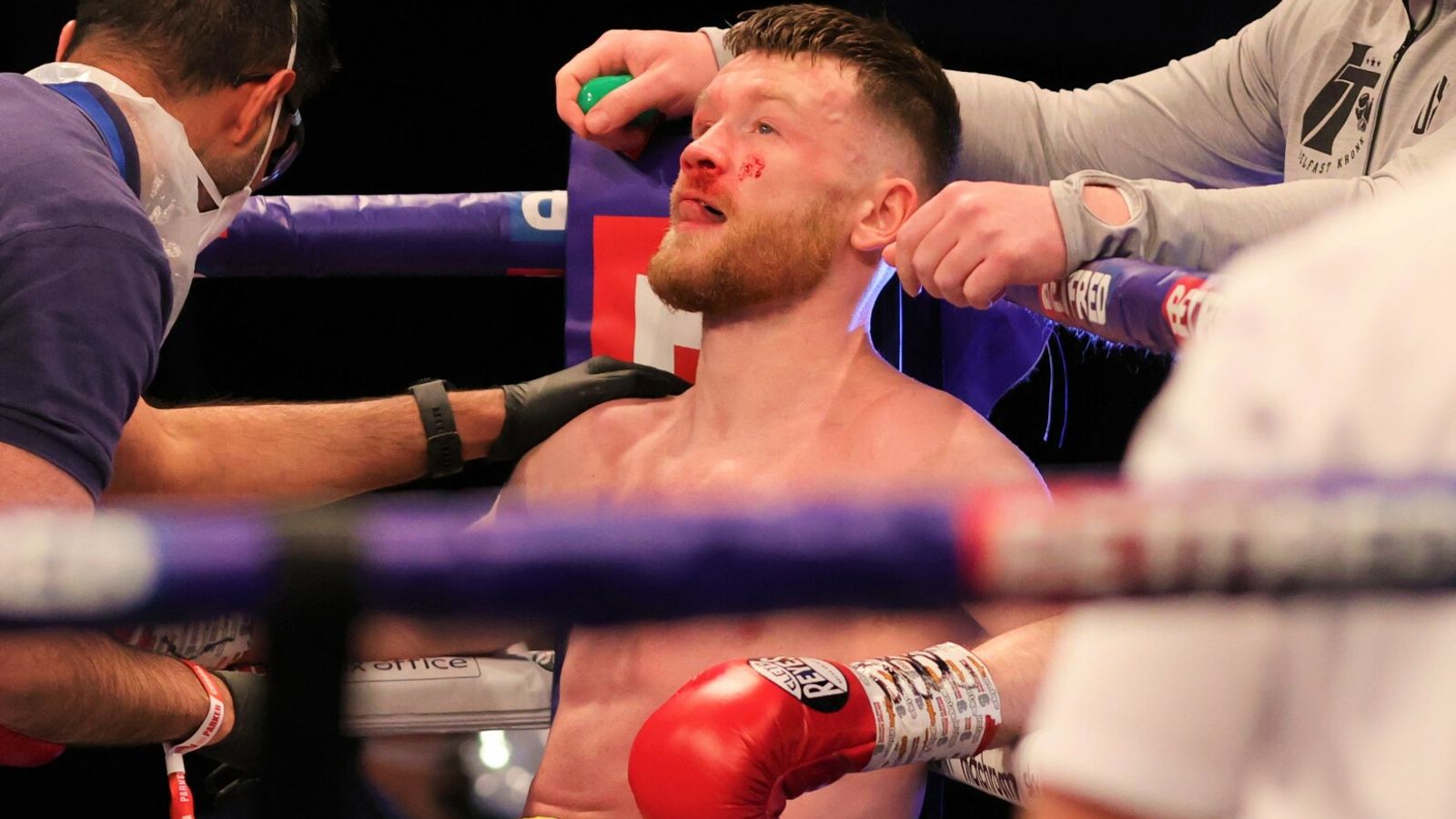 James Tennyson stopped by Jovanni Straffon in first round of IBO ...