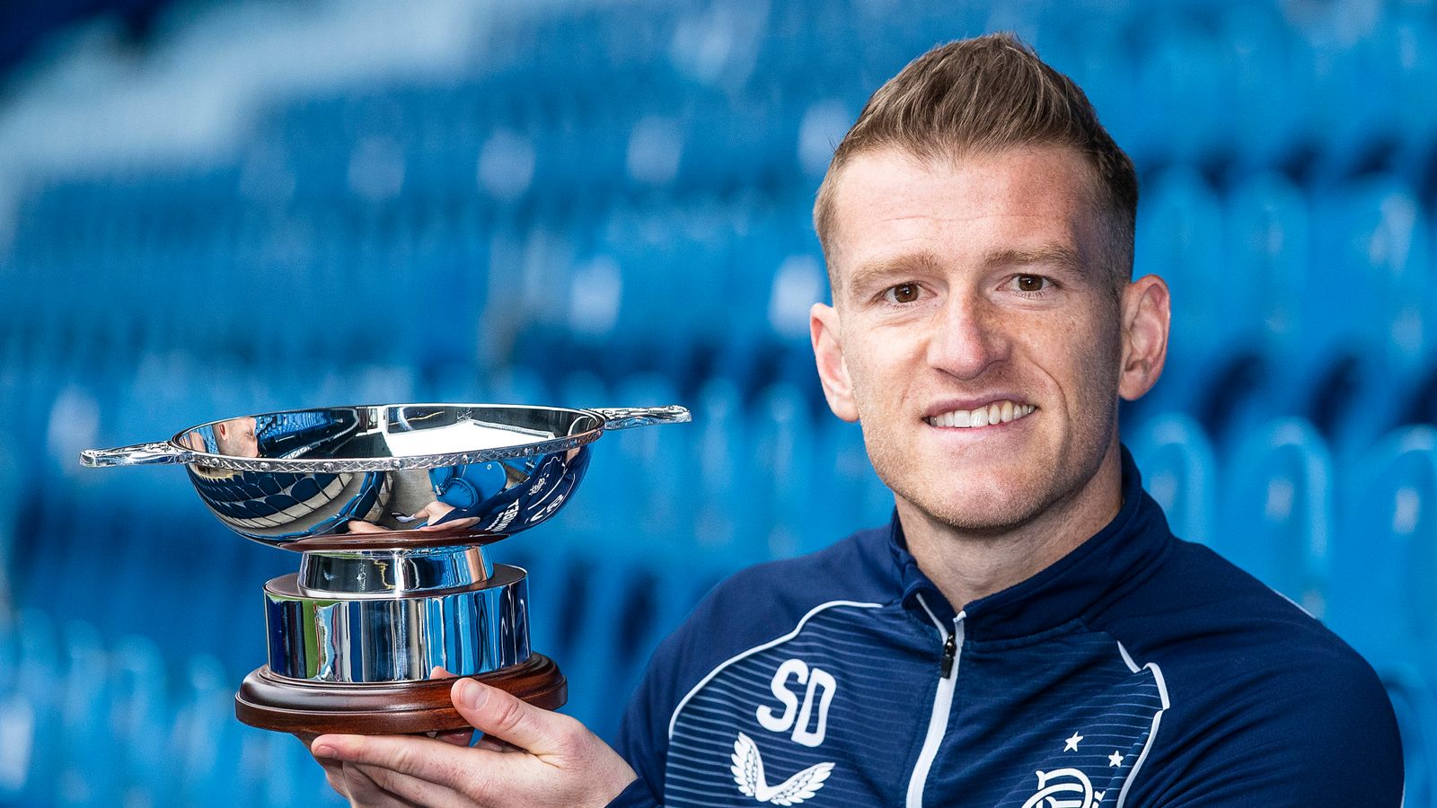 Steven Davis: Rangers midfielder named Scottish Football Writers ...