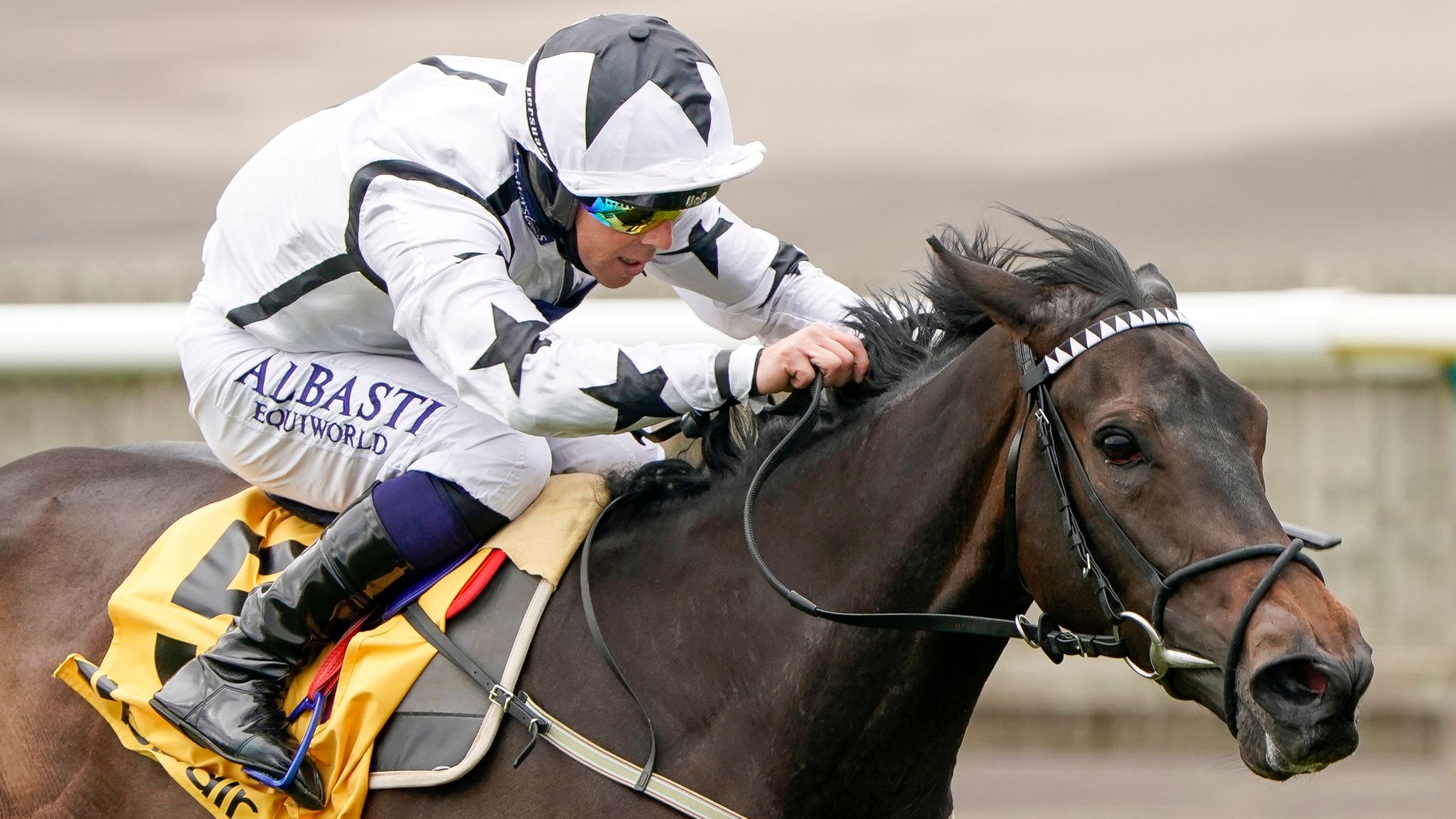 Mystery Angel has the answers in Pretty Polly | Racing News | Sky Sports