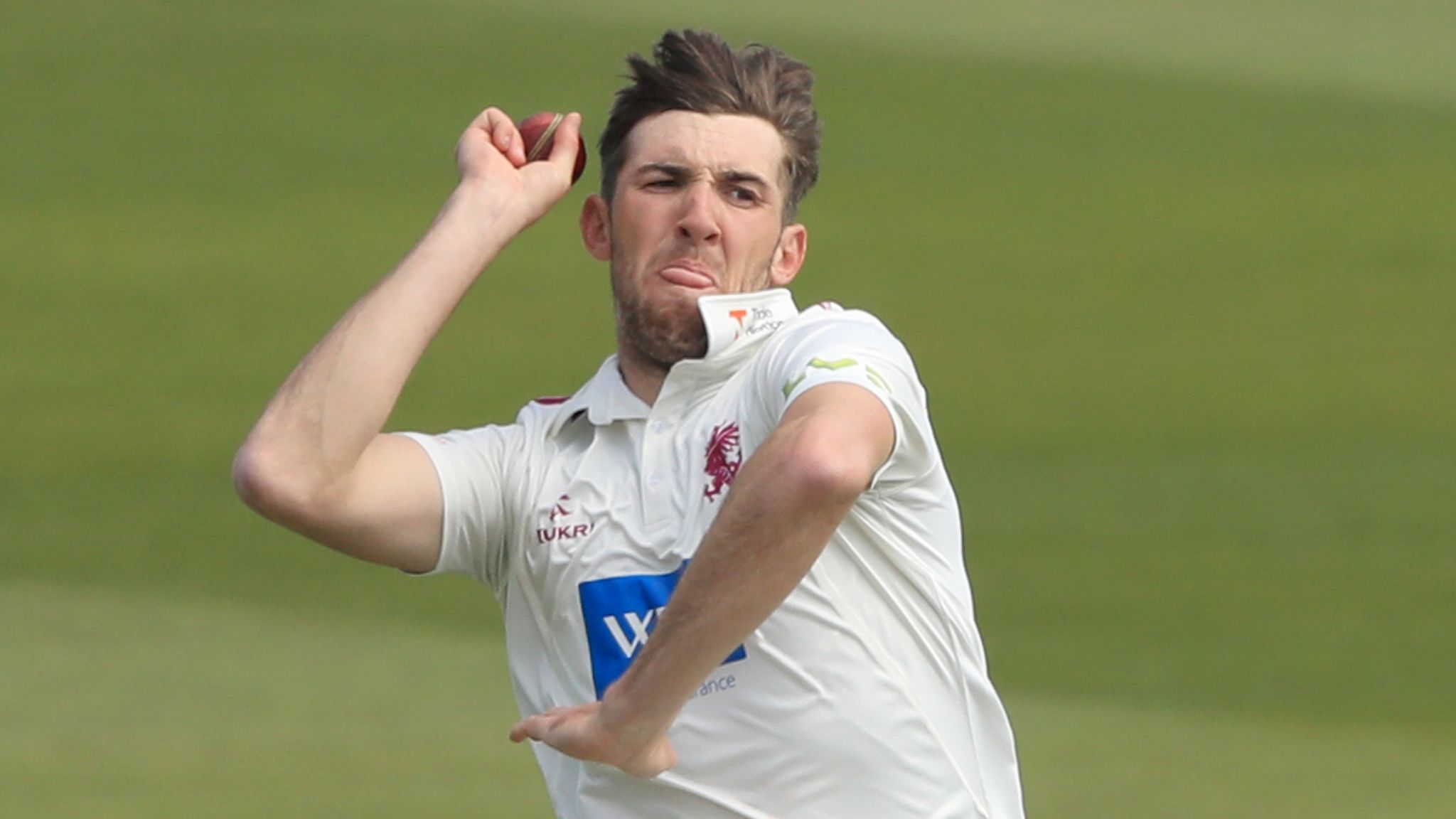 County Championship: Ben Sanderson and Gareth Berg share 19 wickets as ...