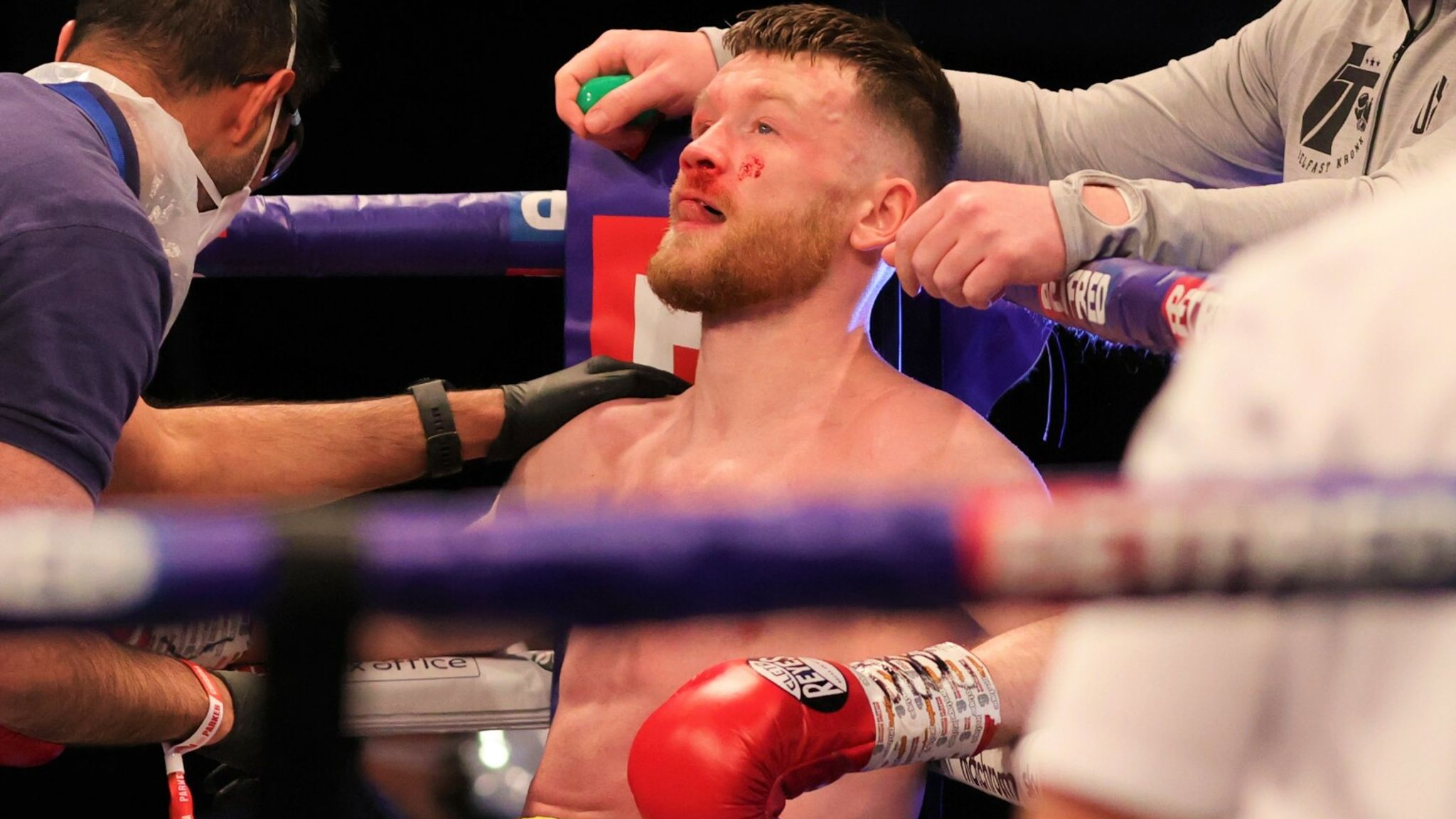 James Tennyson stopped by Jovanni Straffon in first round of IBO ...