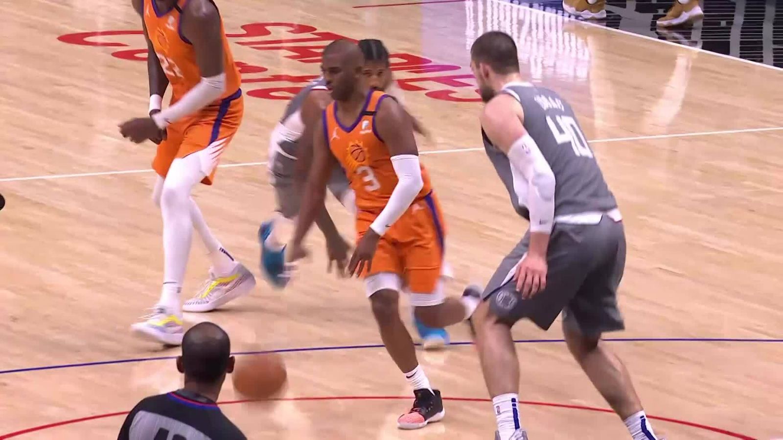 'Sweet move' - CP3 goes between the legs! | NBA News | Sky Sports