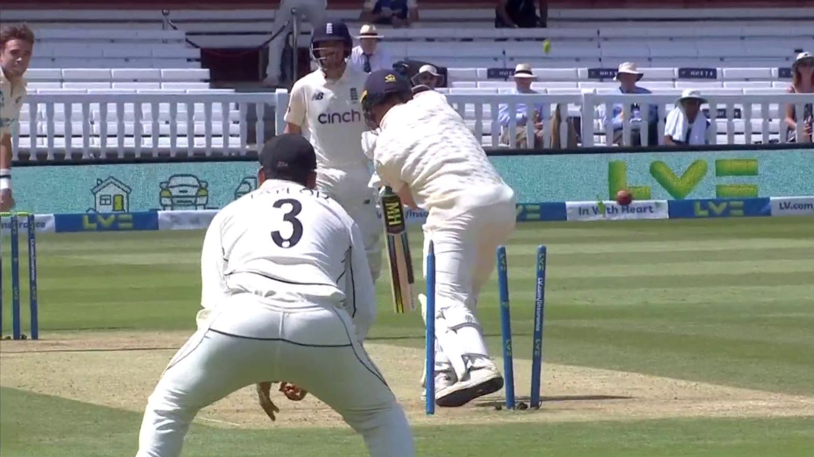 Tim Southee finds swing and bowls smartly to shred England's middle ...