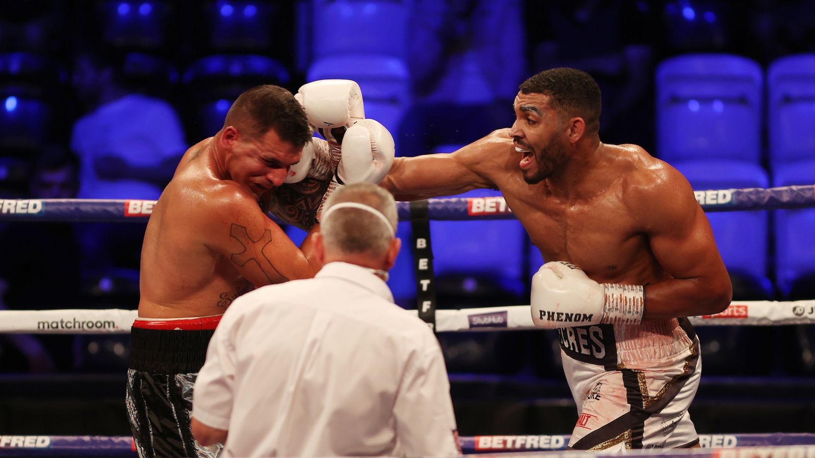 April Hunter defeats Klaudia Vigh on points to seal fourth professional ...