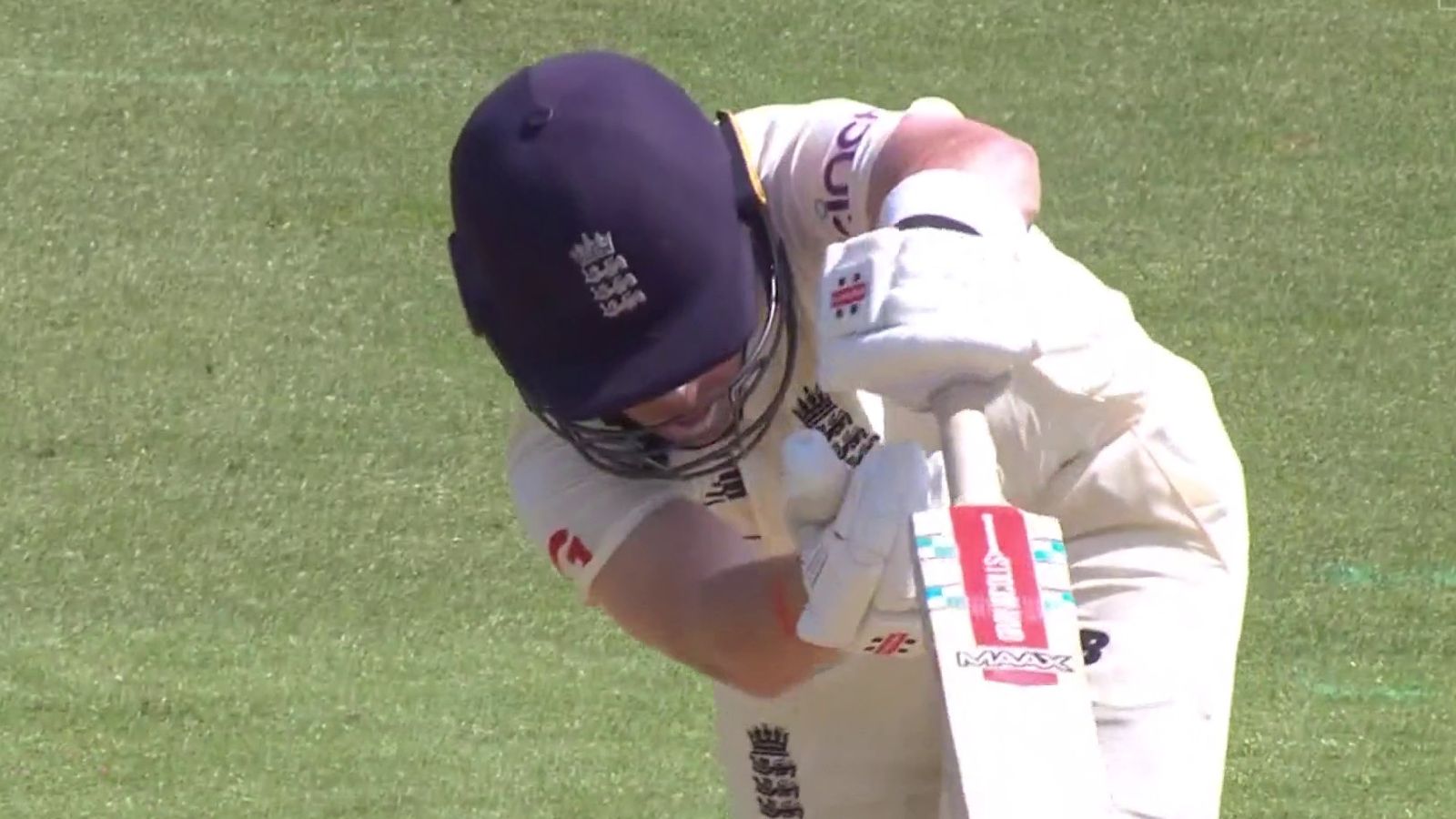 Tim Southee finds swing and bowls smartly to shred England's middle ...