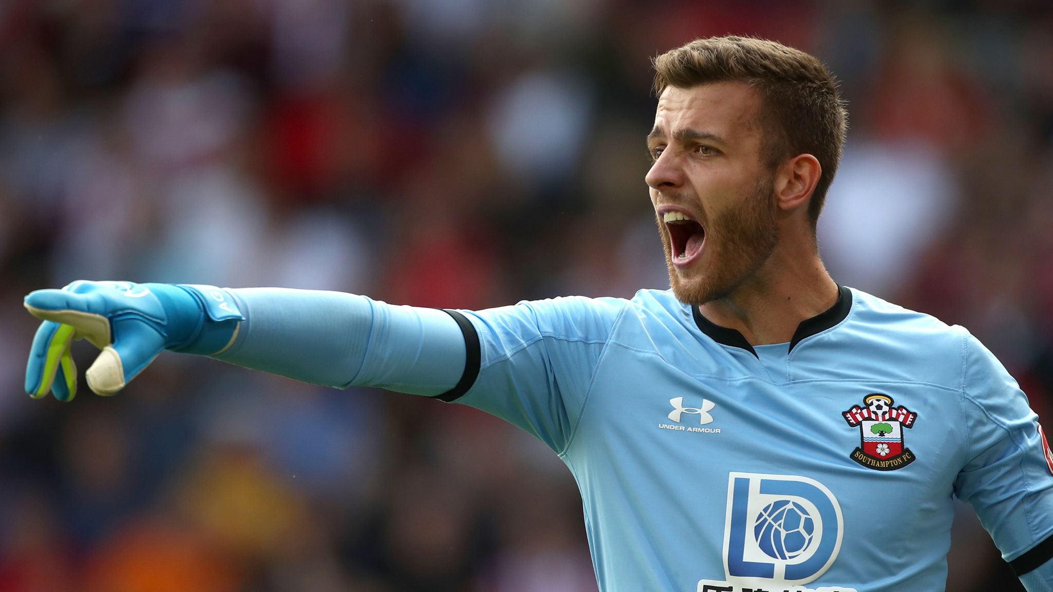 Angus Gunn: Norwich City sign goalkeeper from Southampton on four-year ...