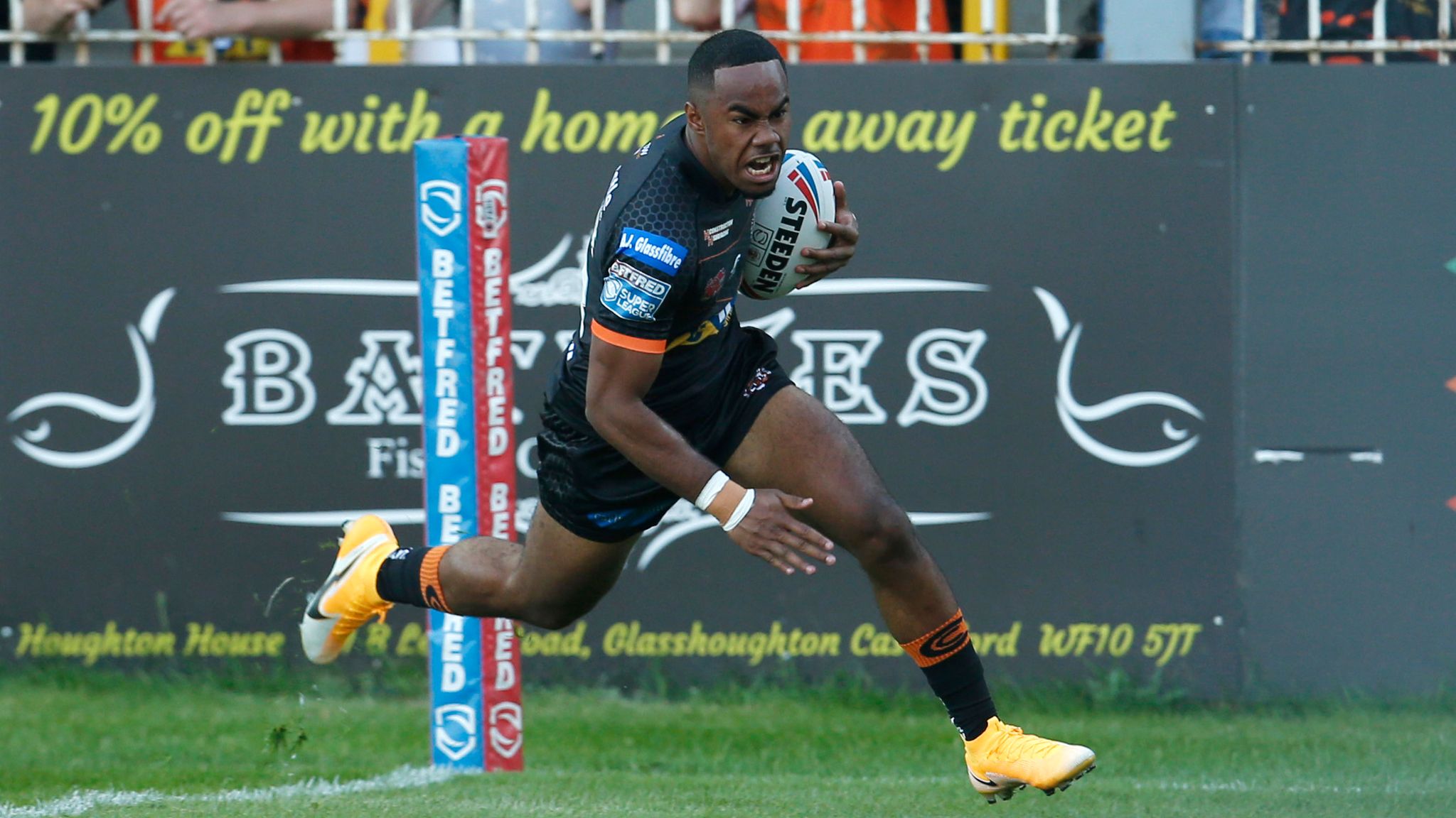 Jon Wells: A debut to remember for Castleford Tigers teenager Jason ...