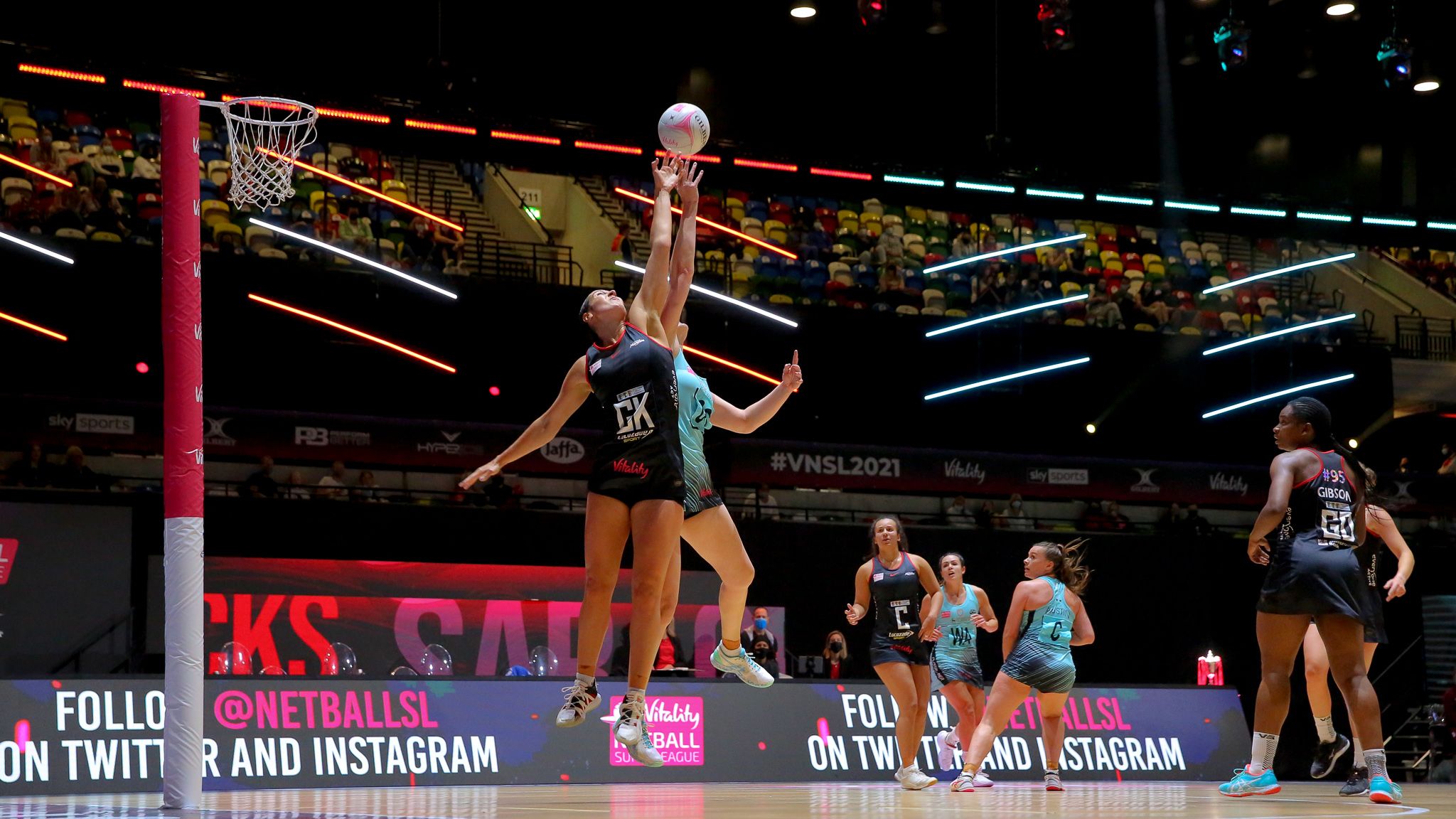 Vitality Netball Superleague: Manchester Thunder put pressure on ...