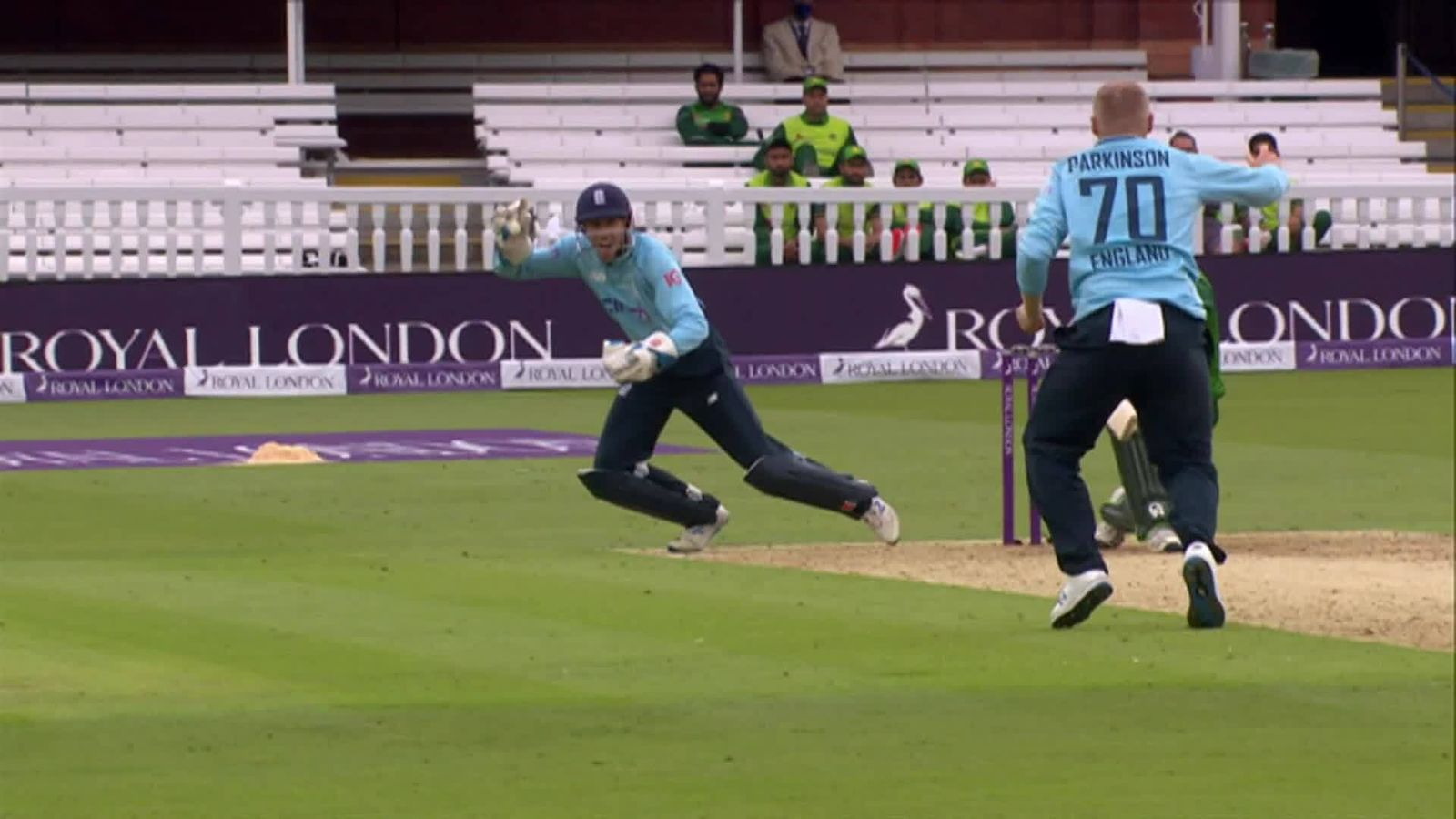 Simpson takes genius catch! | Cricket News | Sky Sports