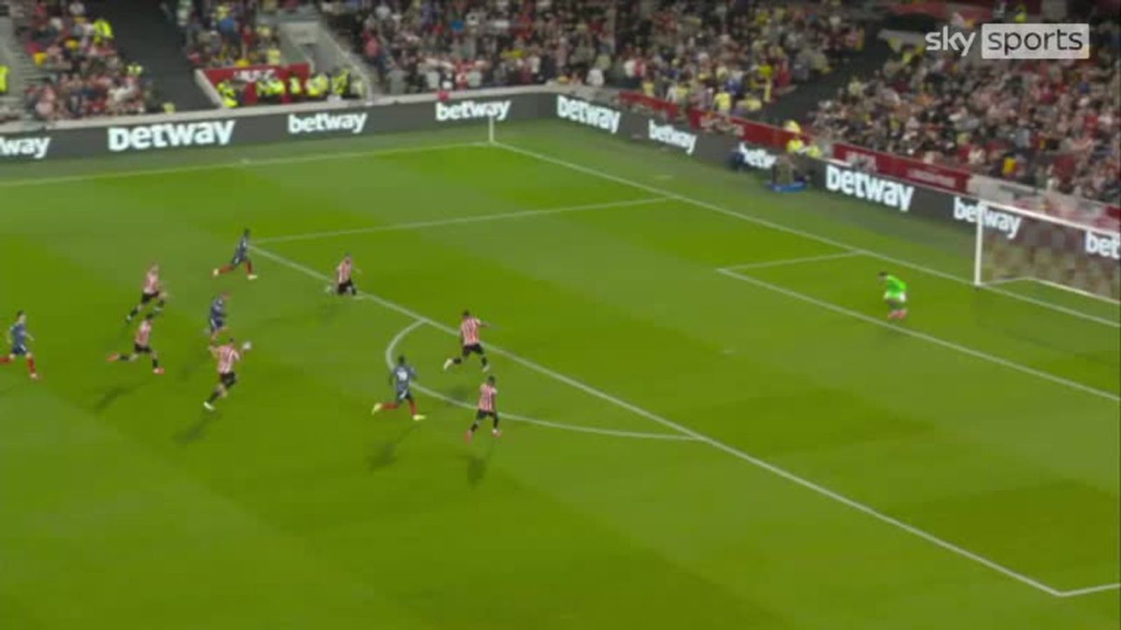 Smith Rowe drives but can't find finish | Football News | Sky Sports