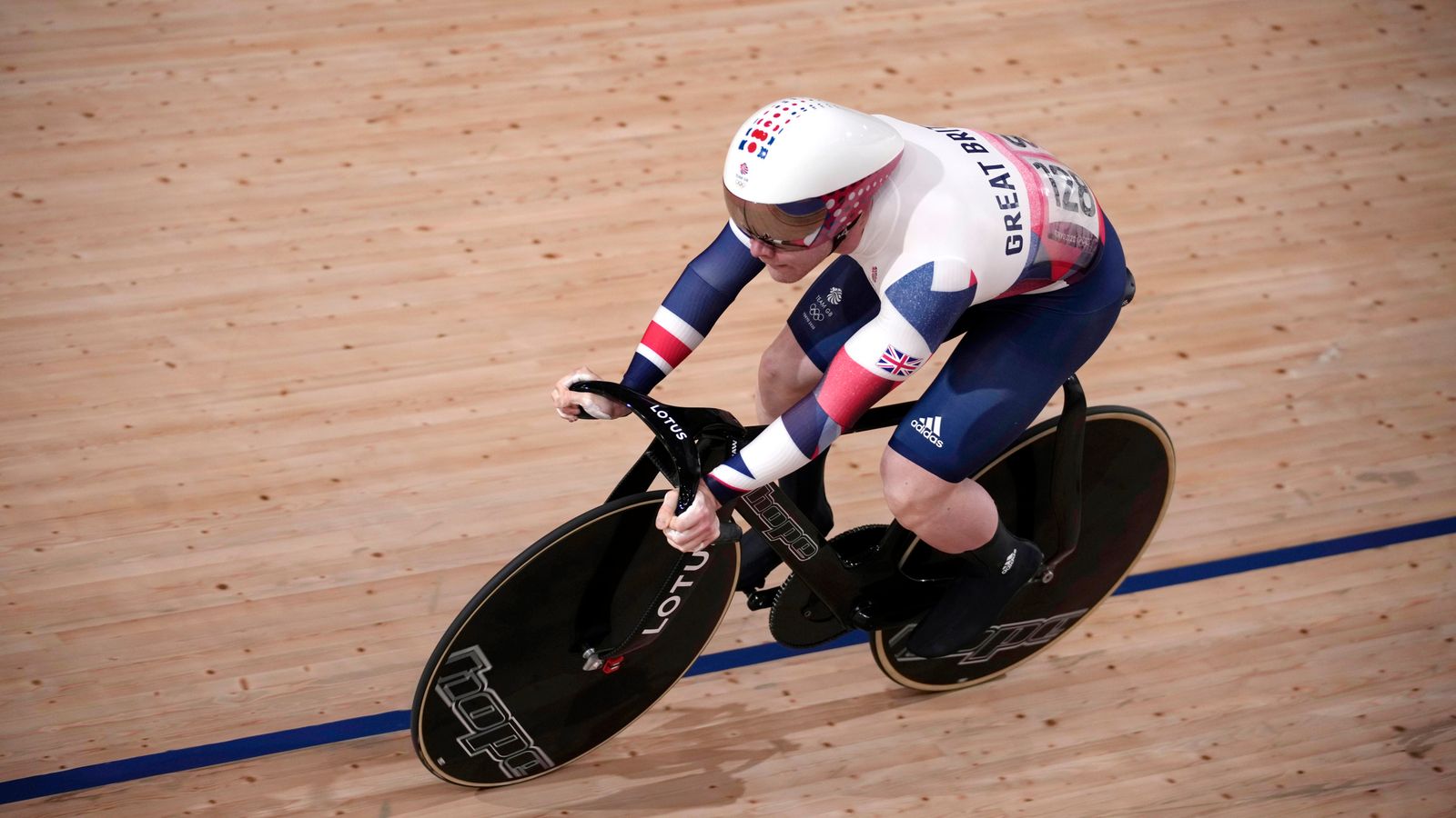 Tokyo 2020 Olympics: Great Britain's Laura Muir and Dina Asher-Smith ...