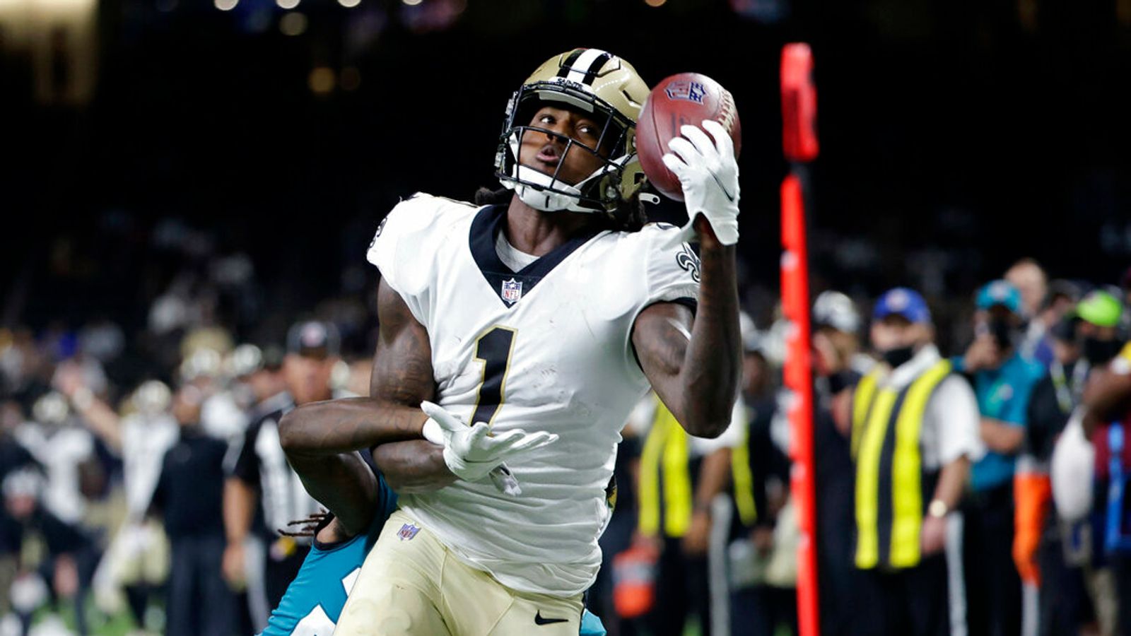 Callaway's one-handed touchdown catch! | NFL News | Sky Sports