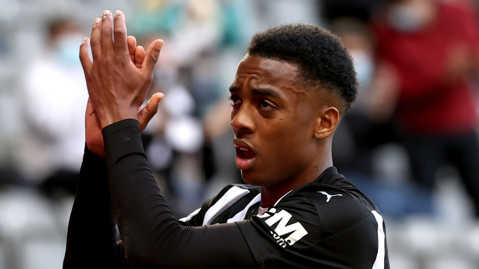 Joe Willock: Arsenal midfielder and Newcastle a distance apart on ...