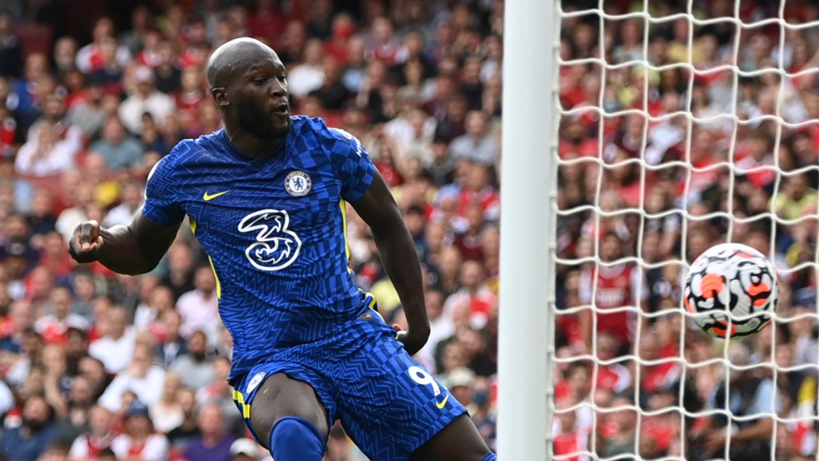 Lukaku scores 15 mins into Chelsea return! | Football News | Sky Sports