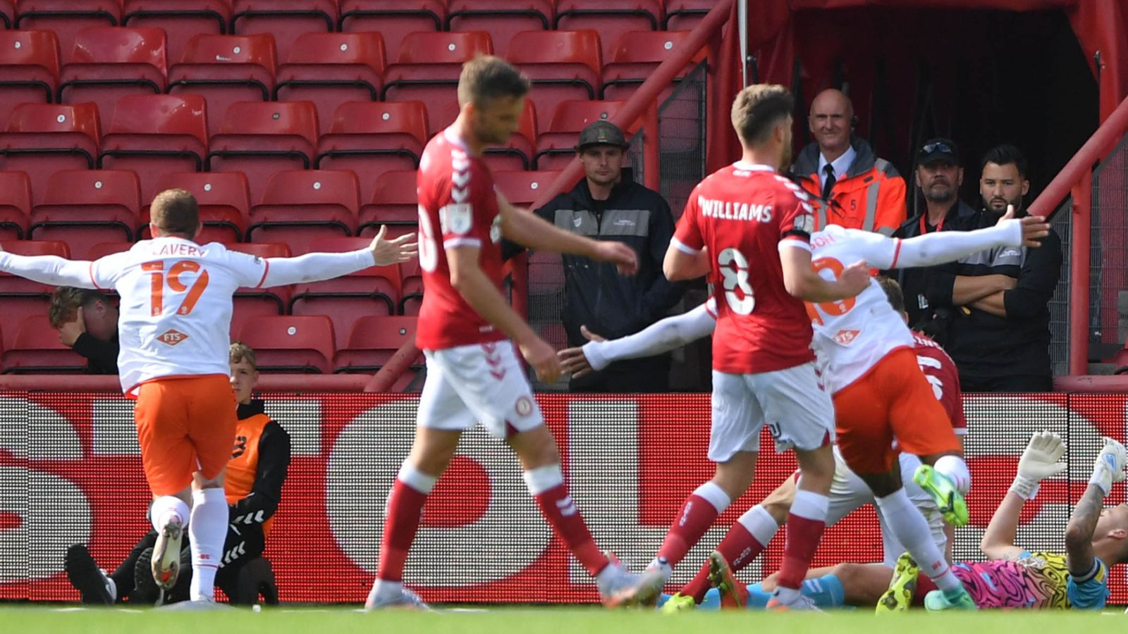 Bristol City 1-1 Blackpool: Shayne Lavery strikes in stoppage time to ...