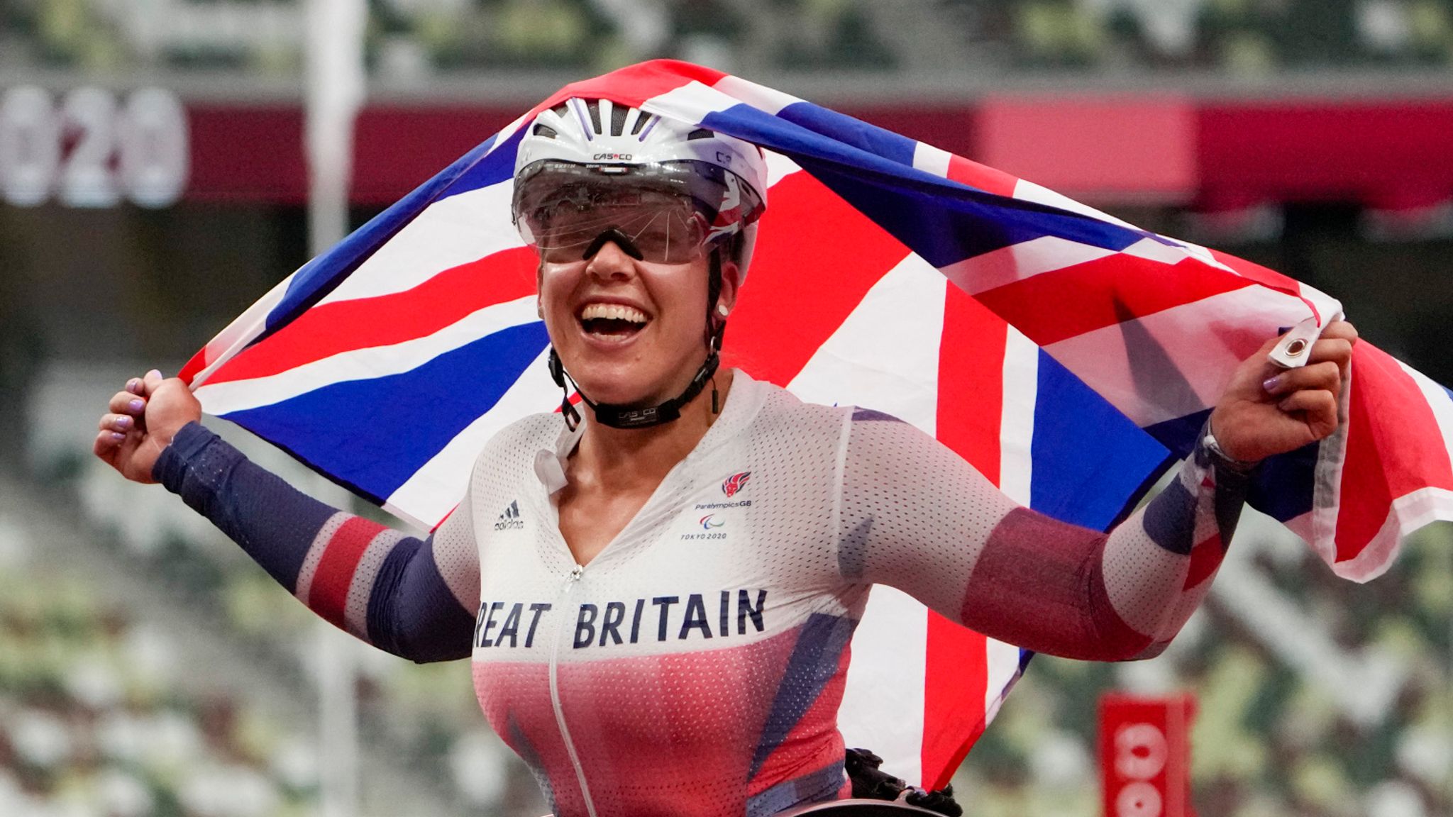 Tokyo Paralympics: Hannah Cockroft powers to sixth Paralympic gold ...