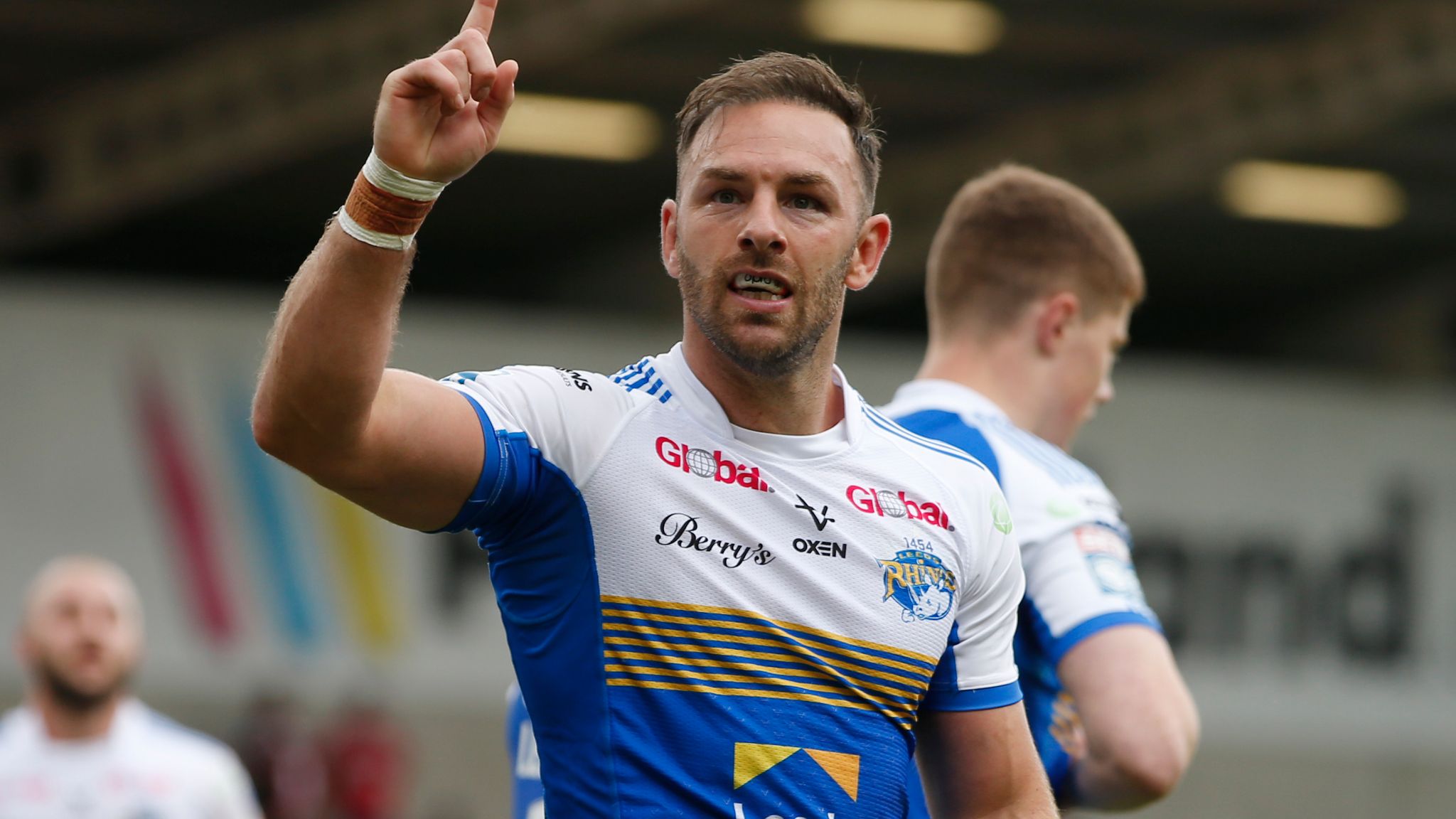 Leeds Rhinos vs Huddersfield Giants: Luke Gale and Konrad Hurrell set ...