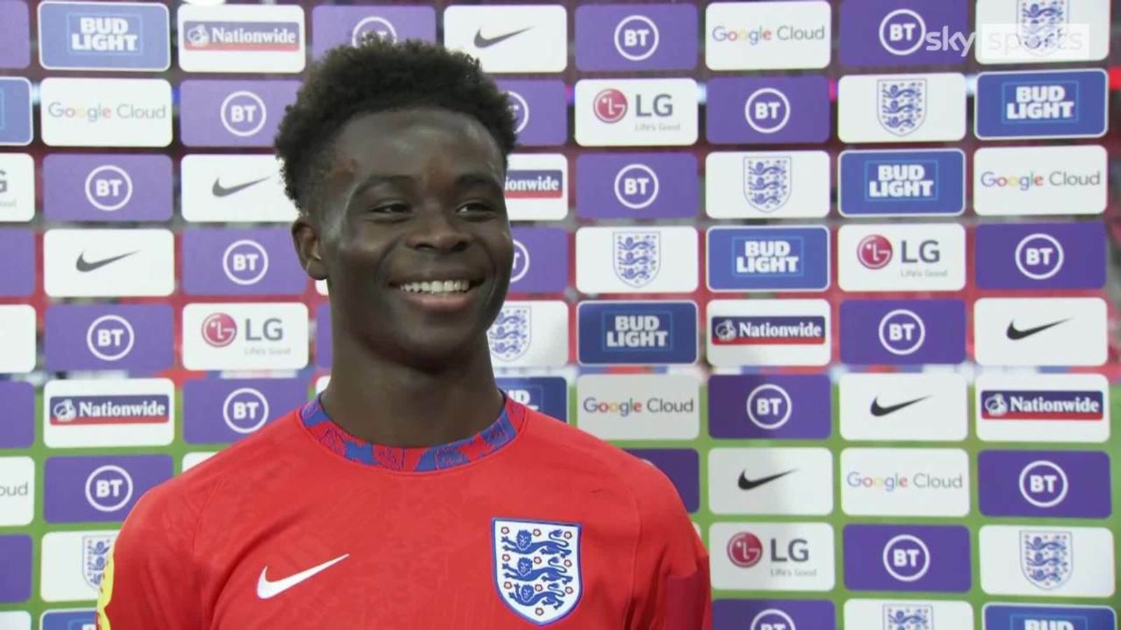 Fans sing Saka happy birthday! | Football News | Sky Sports