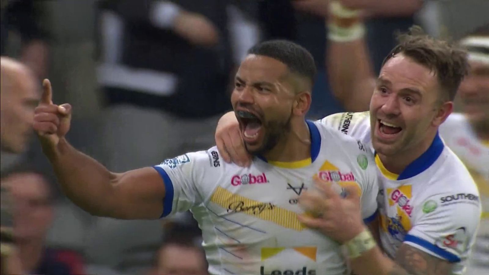Leeming's first-ever drop-goal seals Leeds win | Rugby League News ...