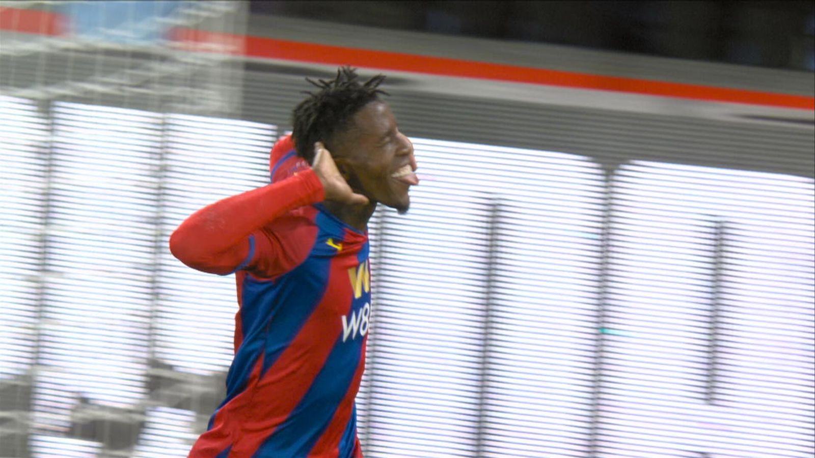 Zaha scores from the spot! (45+2) | Football News | Sky Sports