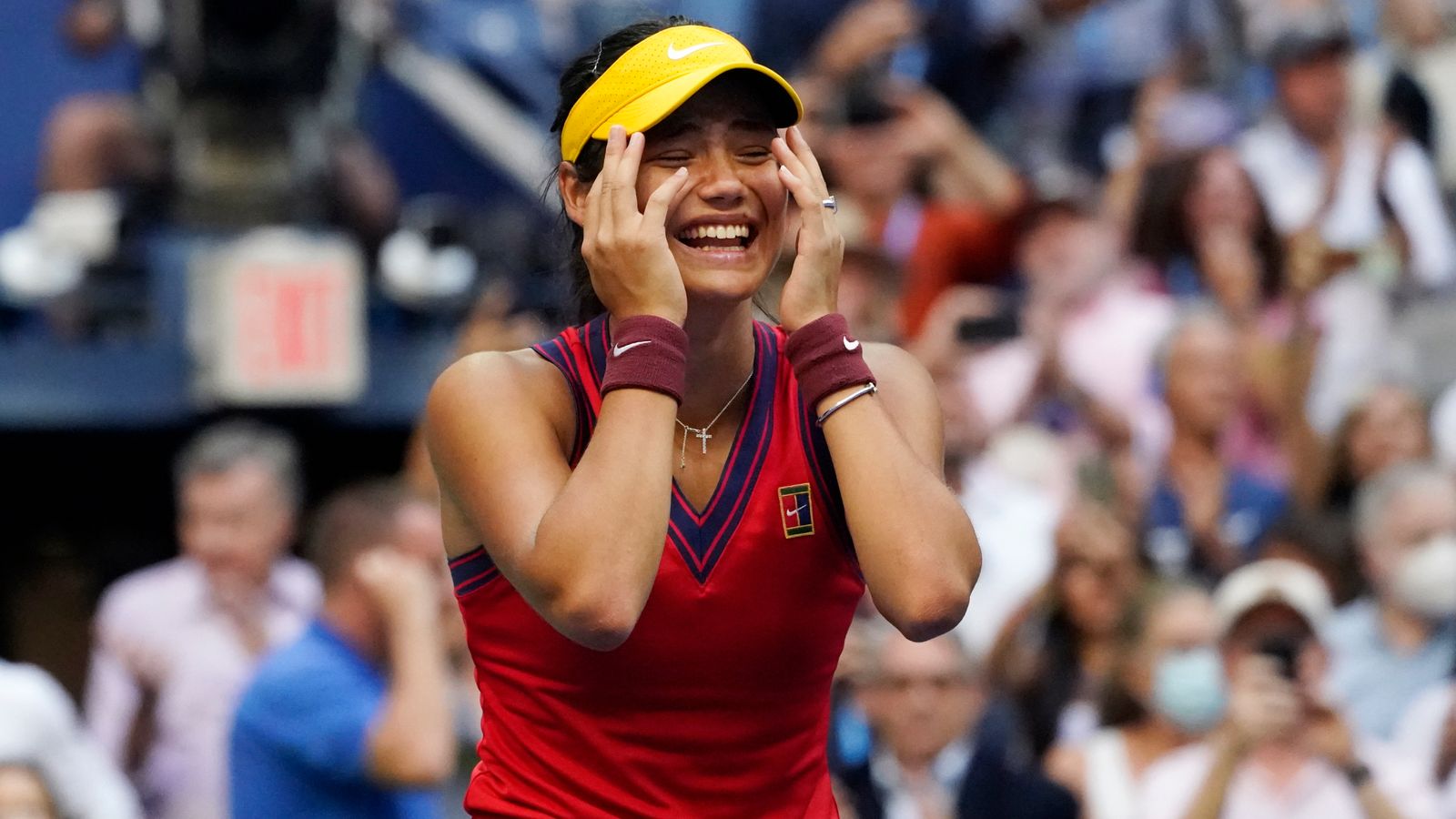 US Open 2021: Emma Raducanu beats Leylah Fernandez to win women's ...