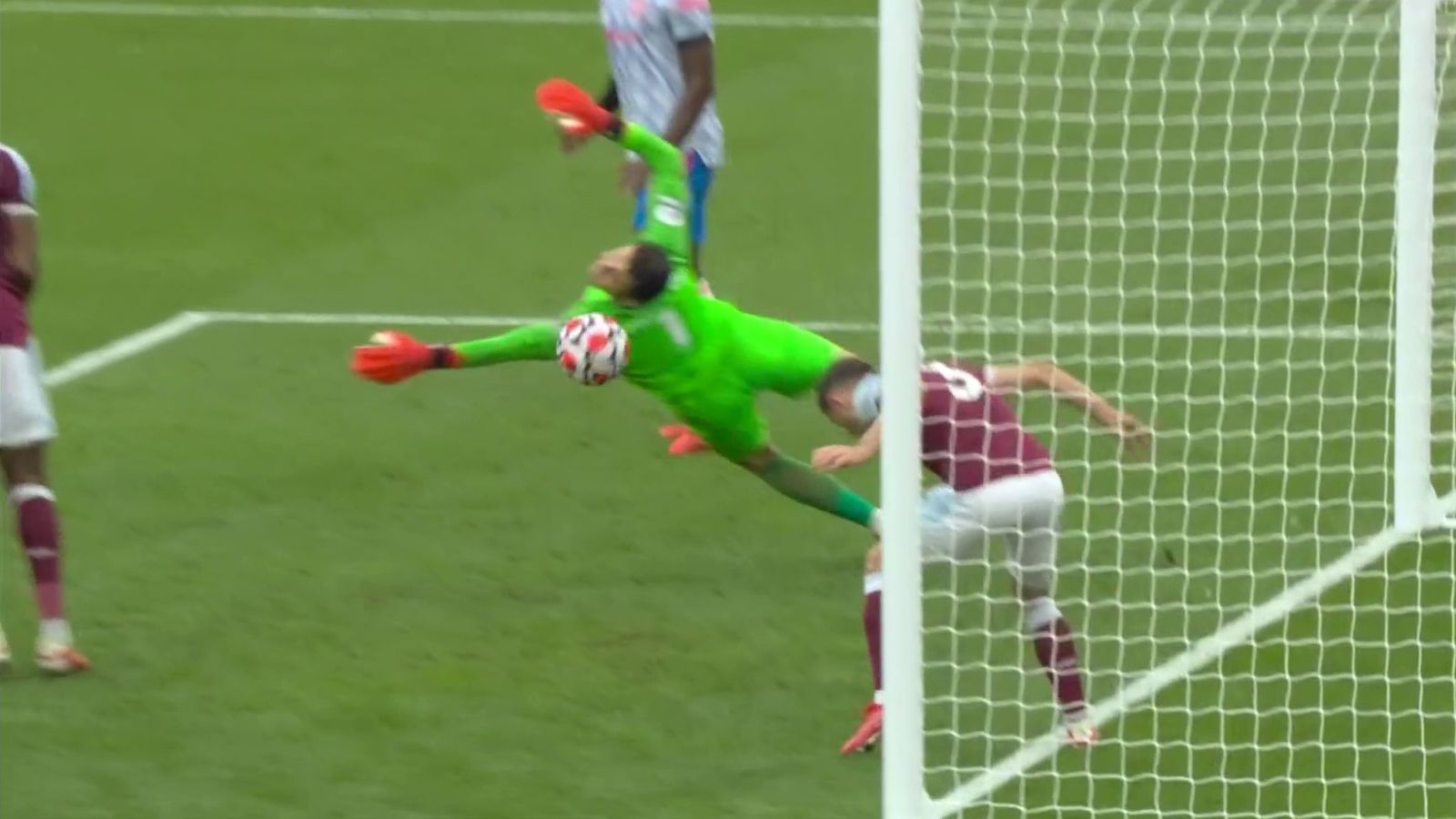 Fabianski makes incredible fingertip save | Football News | Sky Sports