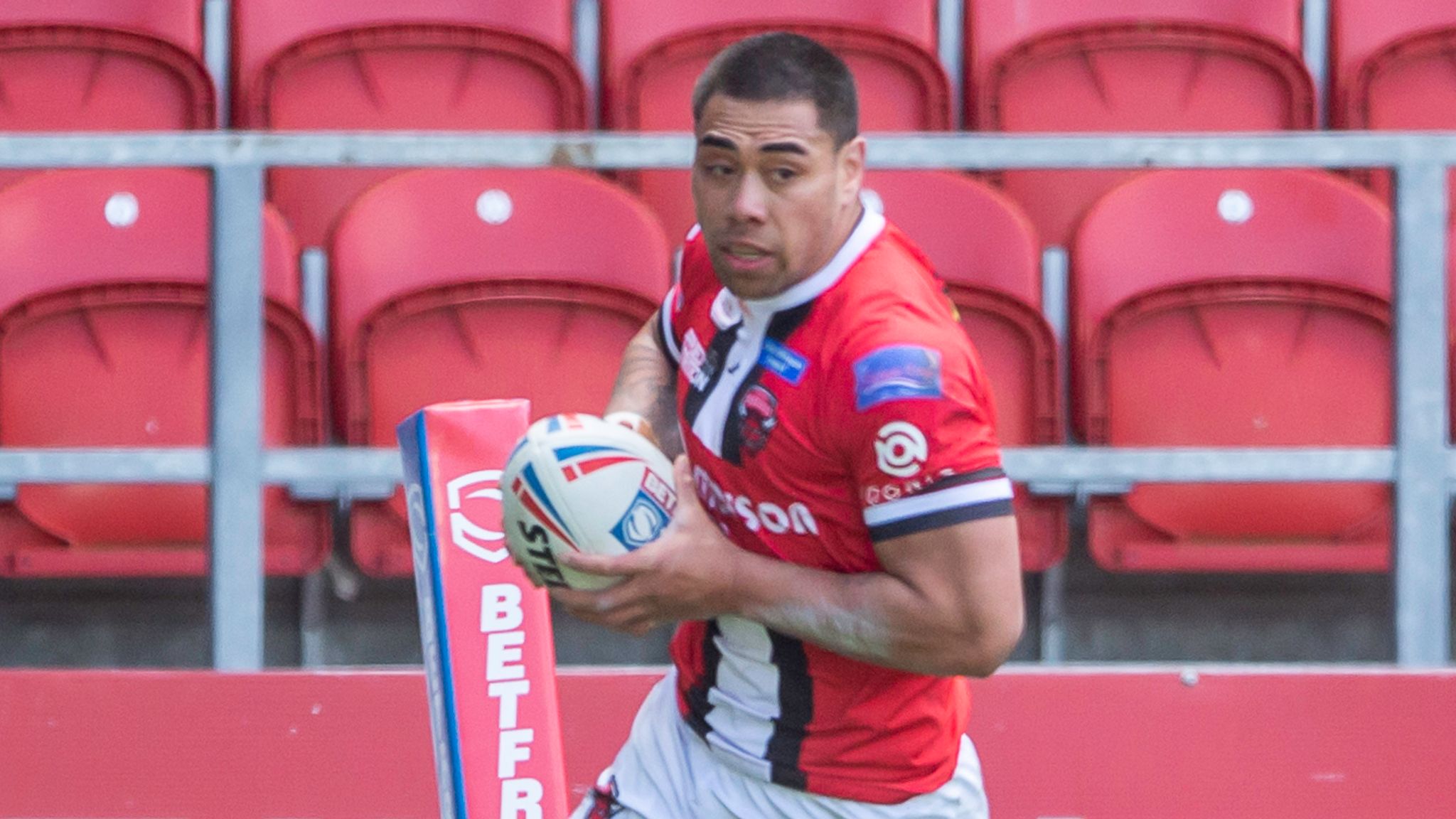 Ken Sio: Super League top tryscorer signs new Salford deal | Rugby ...