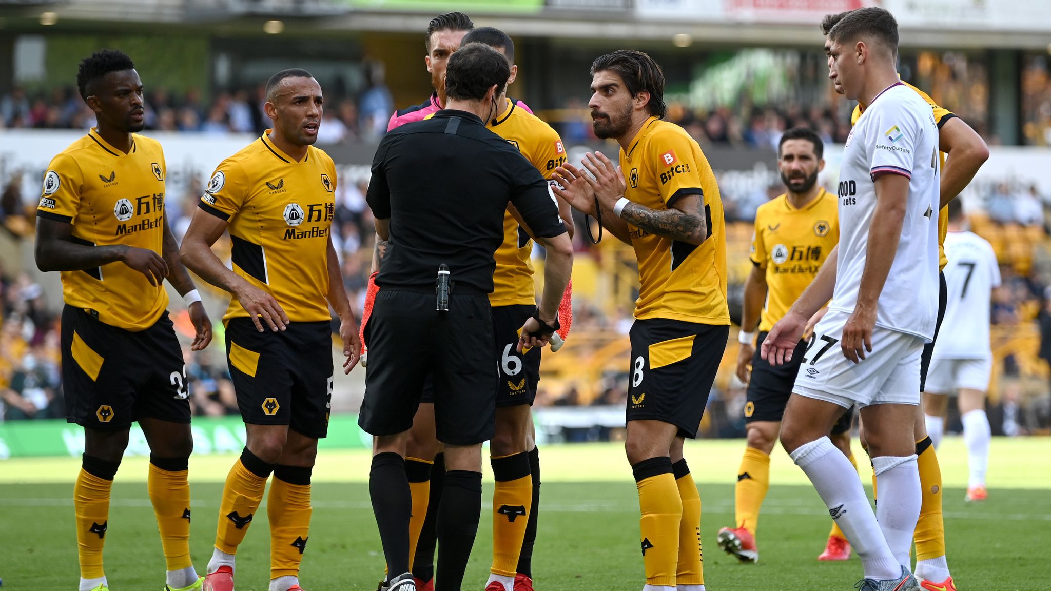 Wolves 0-2 Brentford: Ivan Toney scores and sets up Bryan Mbeumo as ...