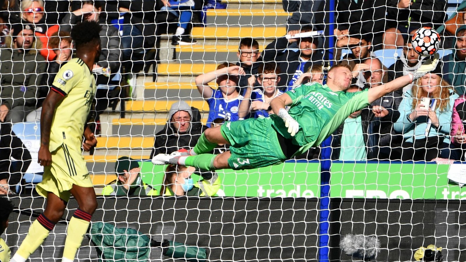 Aaron Ramsdale save: Mikel Arteta in disbelief at 'incredible' stop ...