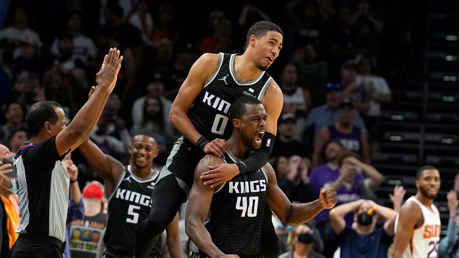 Barnes nails buzzer-beating game-winner | NBA News | Sky Sports