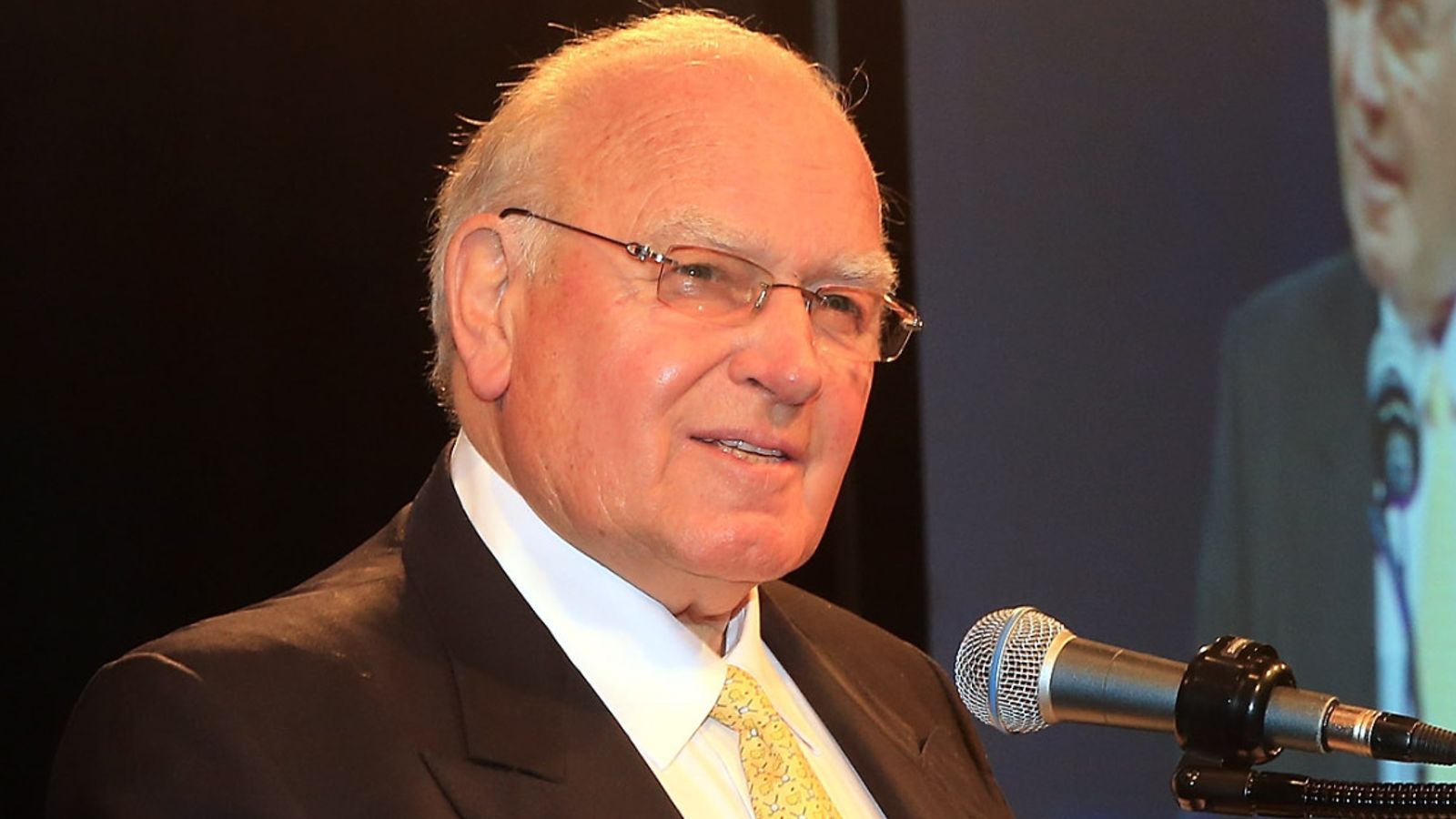 Ryder Cup winners, European Tour golfers and broadcasters lead tributes ...