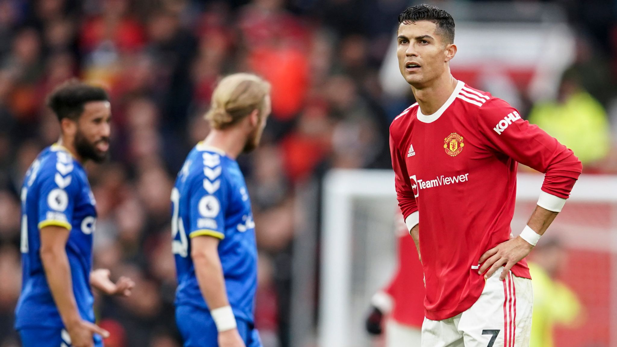 Cristiano Ronaldo walk-off puts pressure on Man Utd boss Ole Gunnar ...