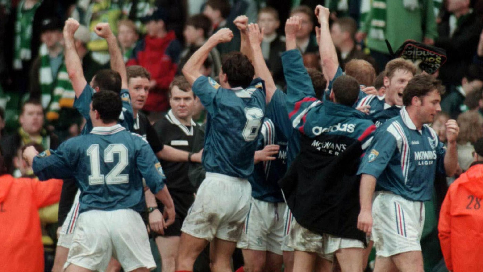 Walter Smith: Rangers commission statue of legendary manager on first ...