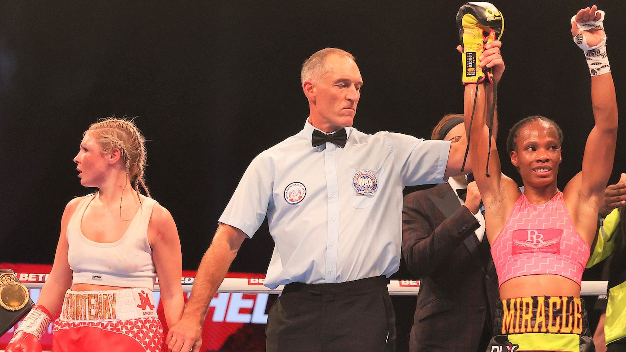 Liam Smith stops Anthony Fowler in the eighth round to claim WBA ...