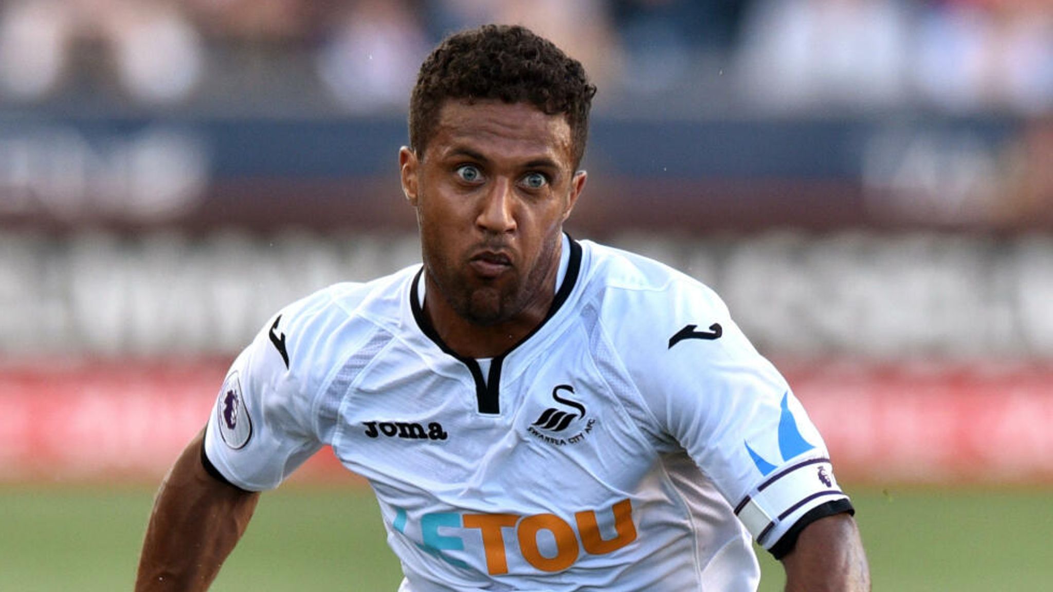 Wayne Routledge: Former Swansea winger announces retirement from ...