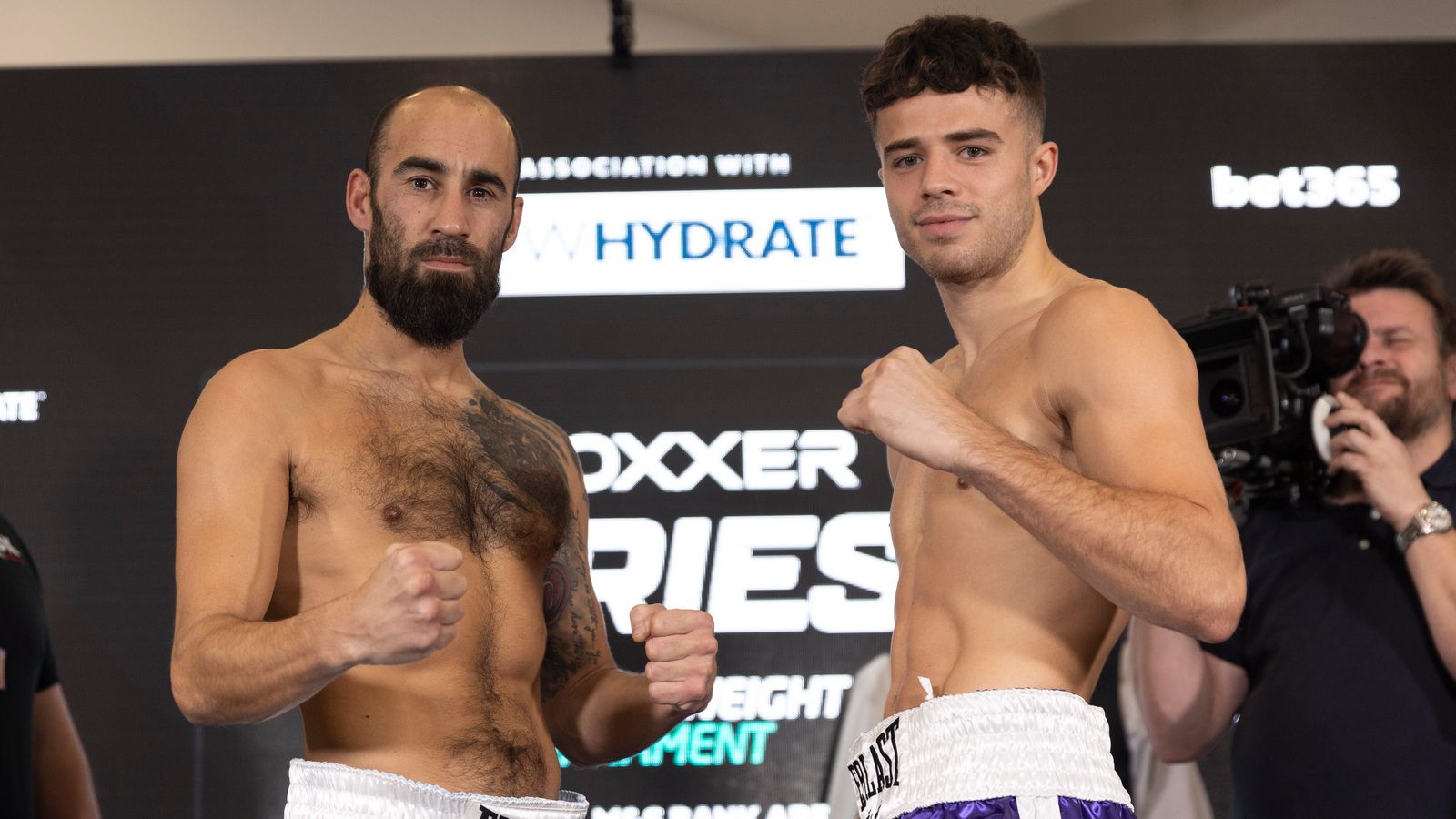 Dodd lifts up Gibbs at weigh-in | Boxing News | Sky Sports
