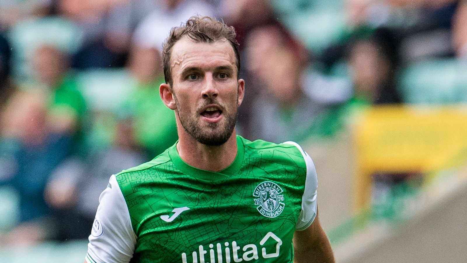 Hibernian striker Christian Doidge agrees new contract | Football News ...