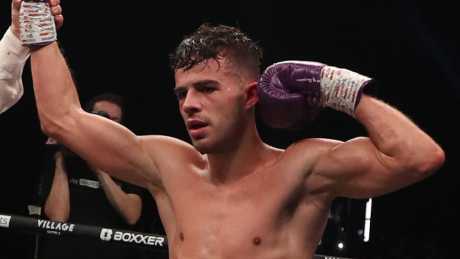 BOXXER Series: British lightweights Tion Gibbs and Joe Underwood Hughes ...