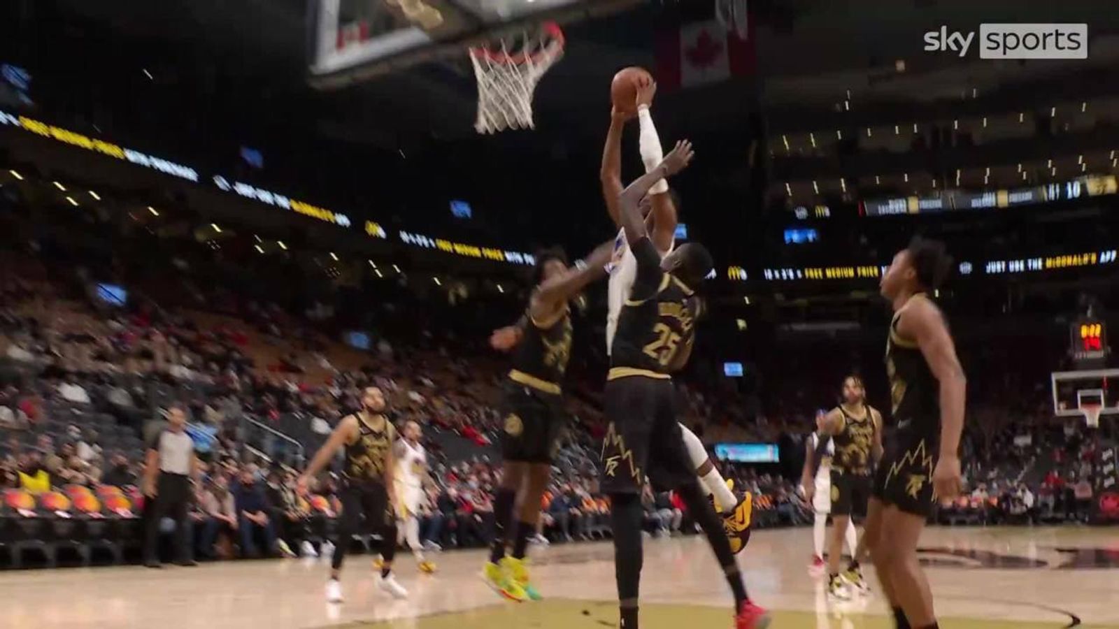 Kuminga with the two-hand dunk | NBA News | Sky Sports