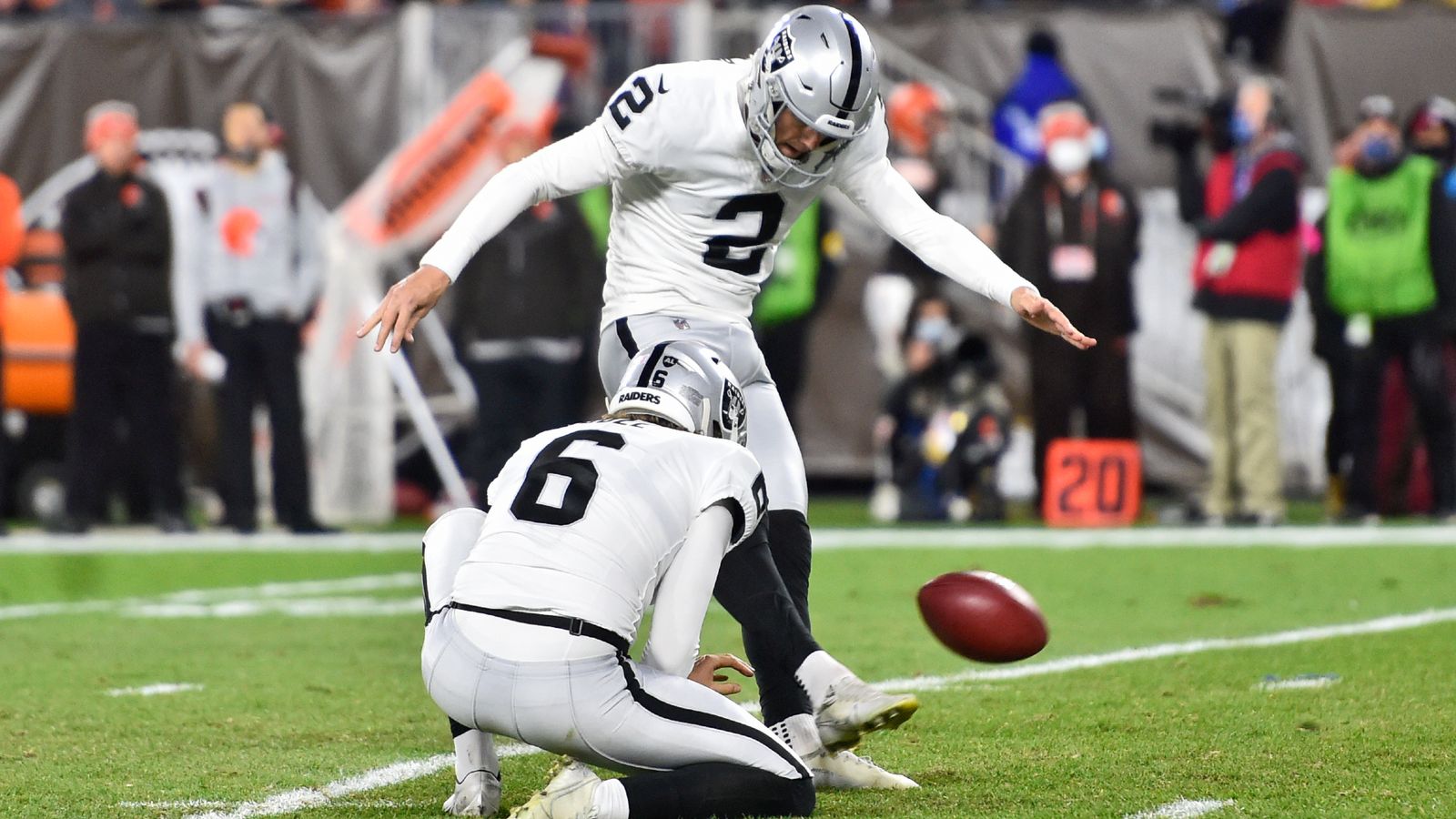 Las Vegas Raiders 16-14 Cleveland Browns: Daniel Carlson late field ...