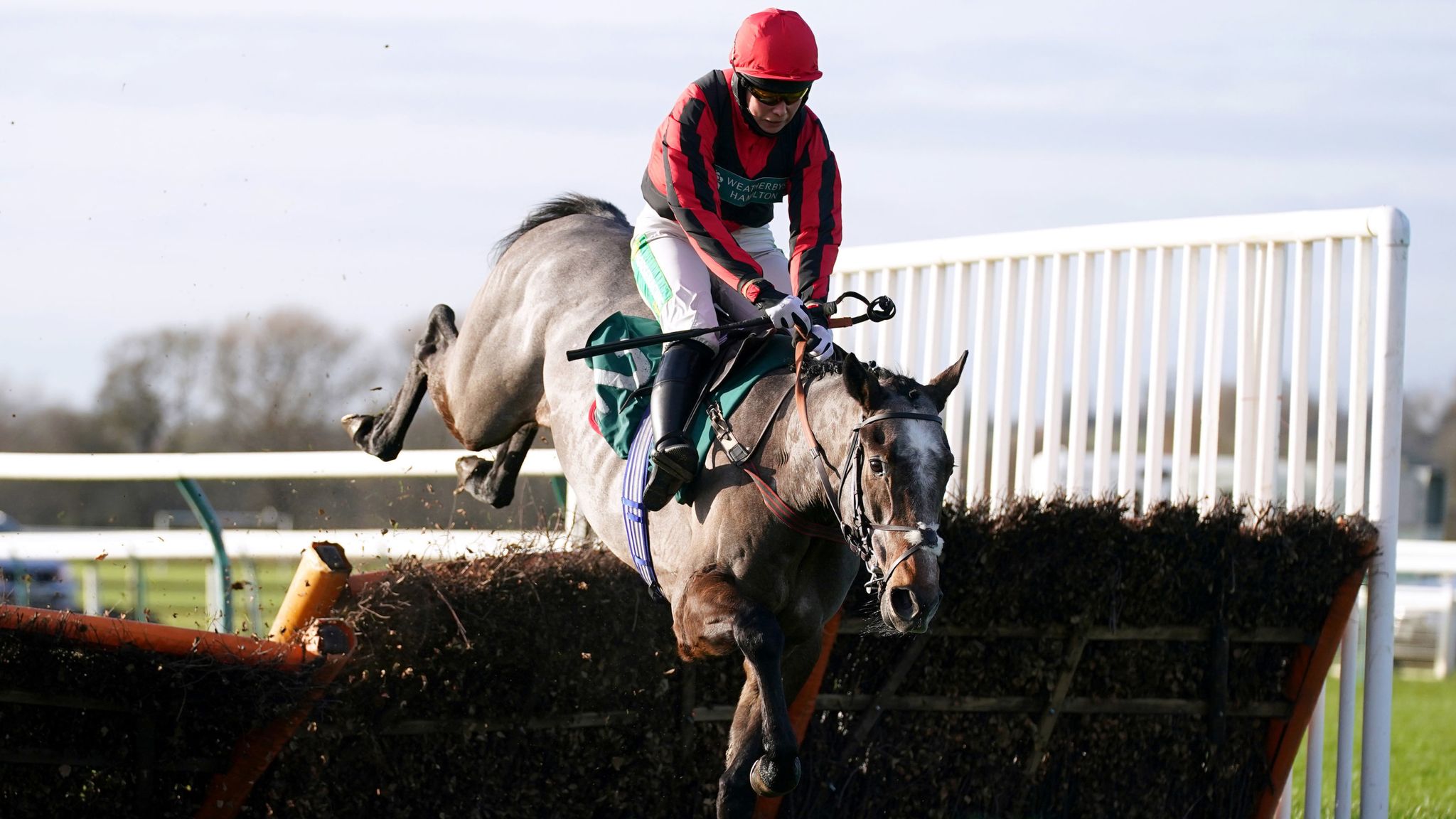 Emotional Bryony Frost cheered in victory by Warwick racegoers after ...